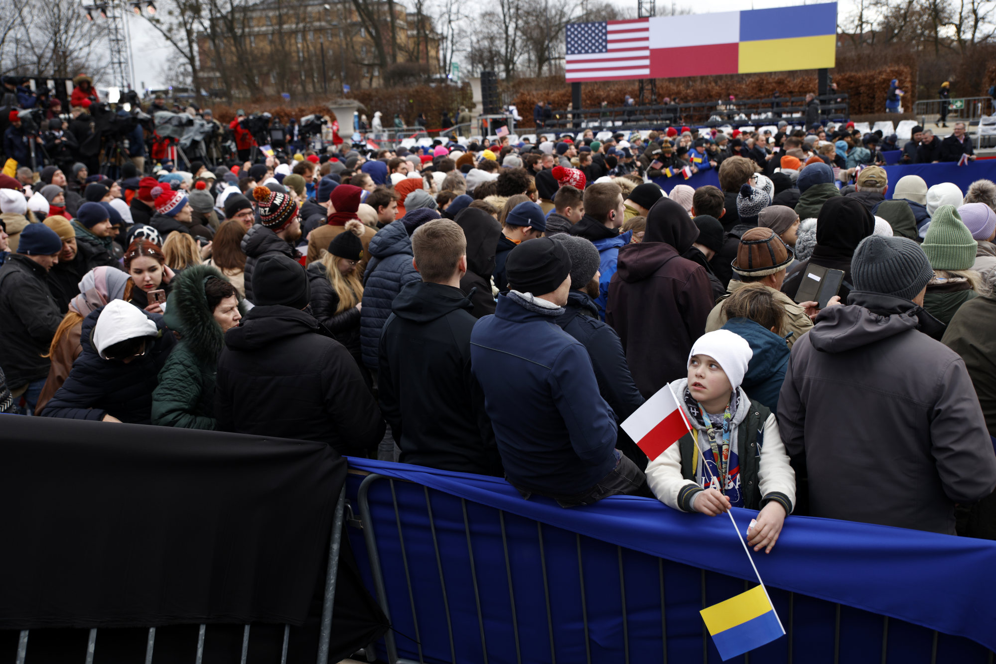 Biden reaffirms commitment to Ukraine in Poland speech, hours after ...
