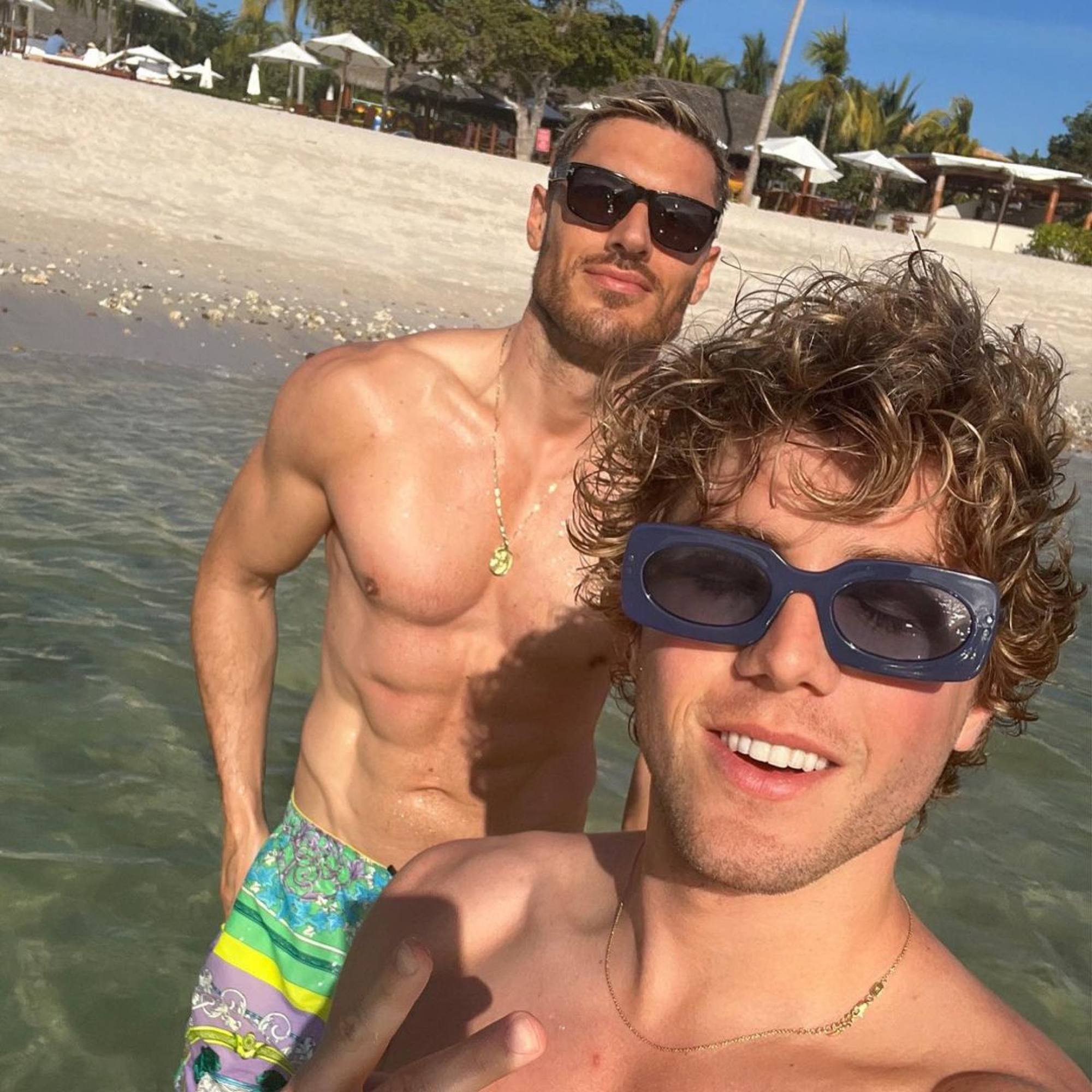 Meet Chris Appleton, Kim K and J. Lo’s hunky hairstylist: he does the ... Meet Chris Appleton, Kim K and J. Lo’s hunky hairstylist: he does the ...