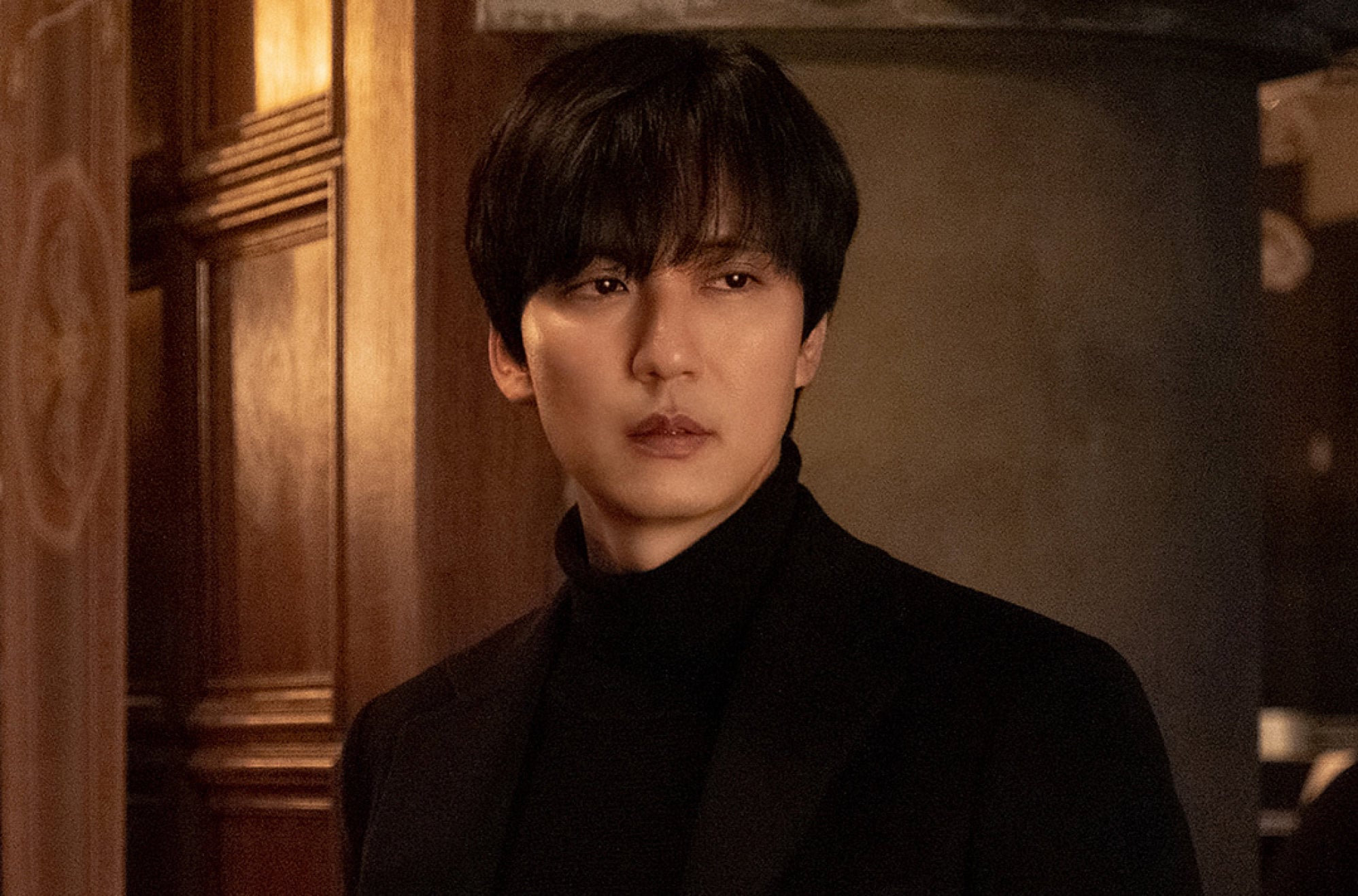 So Ji-sub eyed for noir K-drama series Plaza Wars; Shin Hye-sun, Ji ...