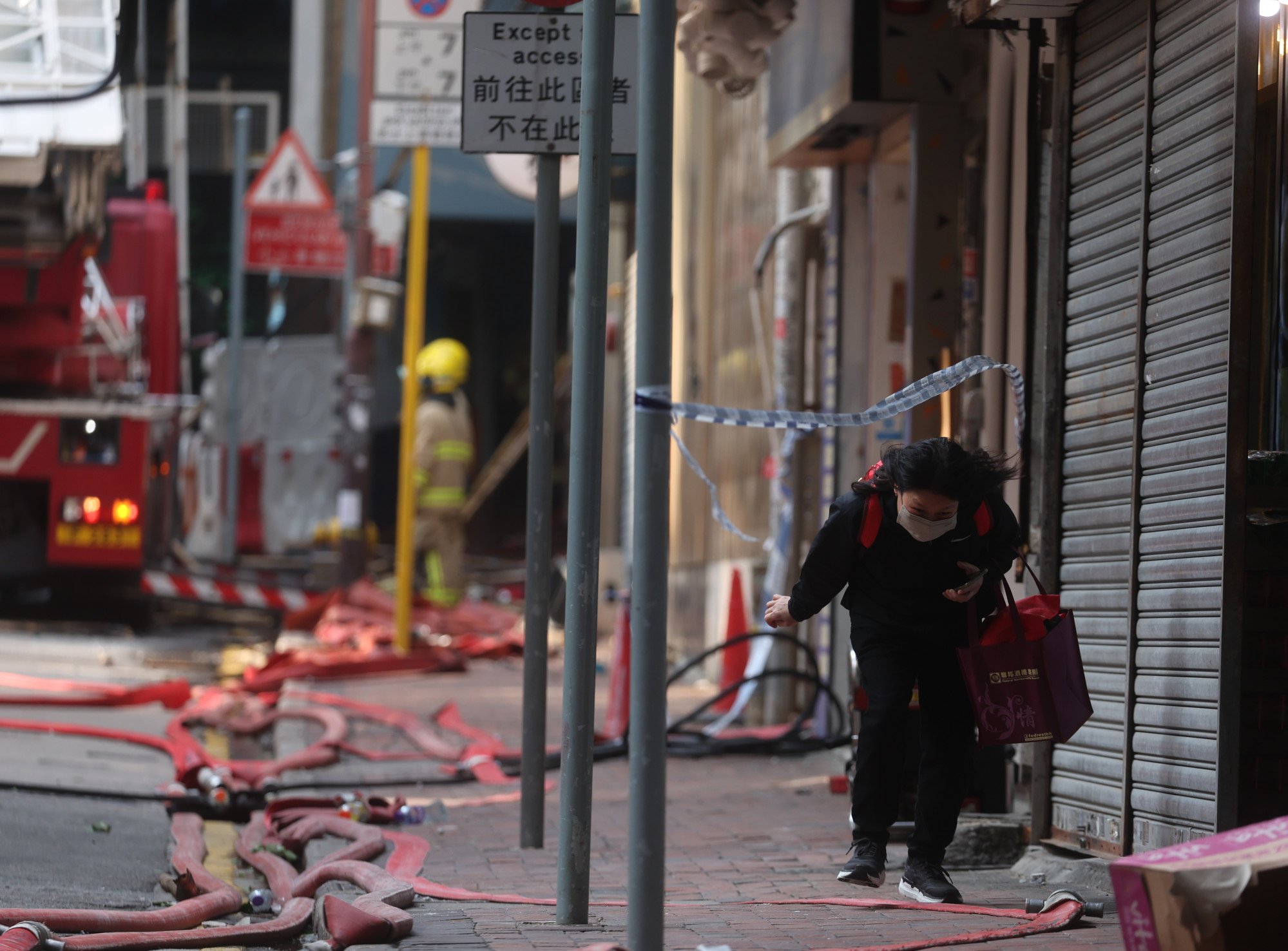 Hong Kong fire: witnesses describe ‘burning debris falling from sky ...