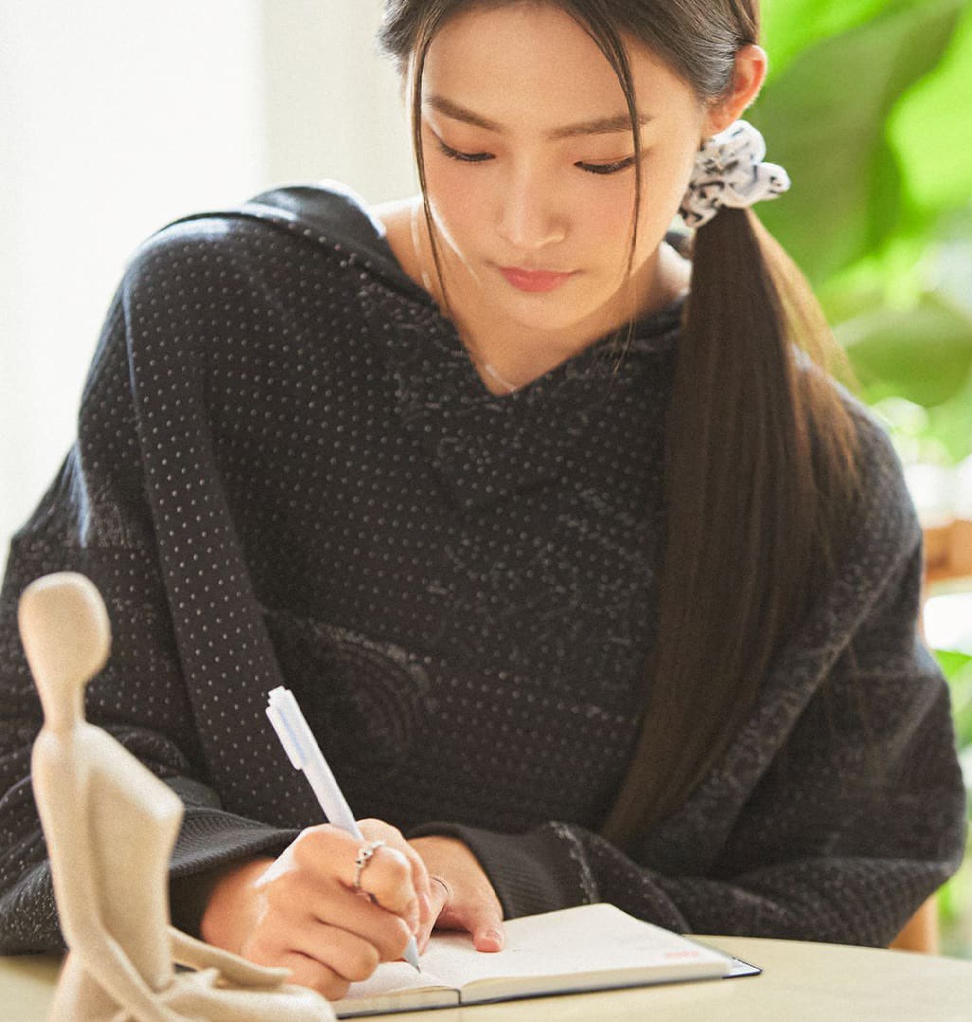 NewJeans’ Minji, the next ‘Human Chanel’? The new brand ambassador ...