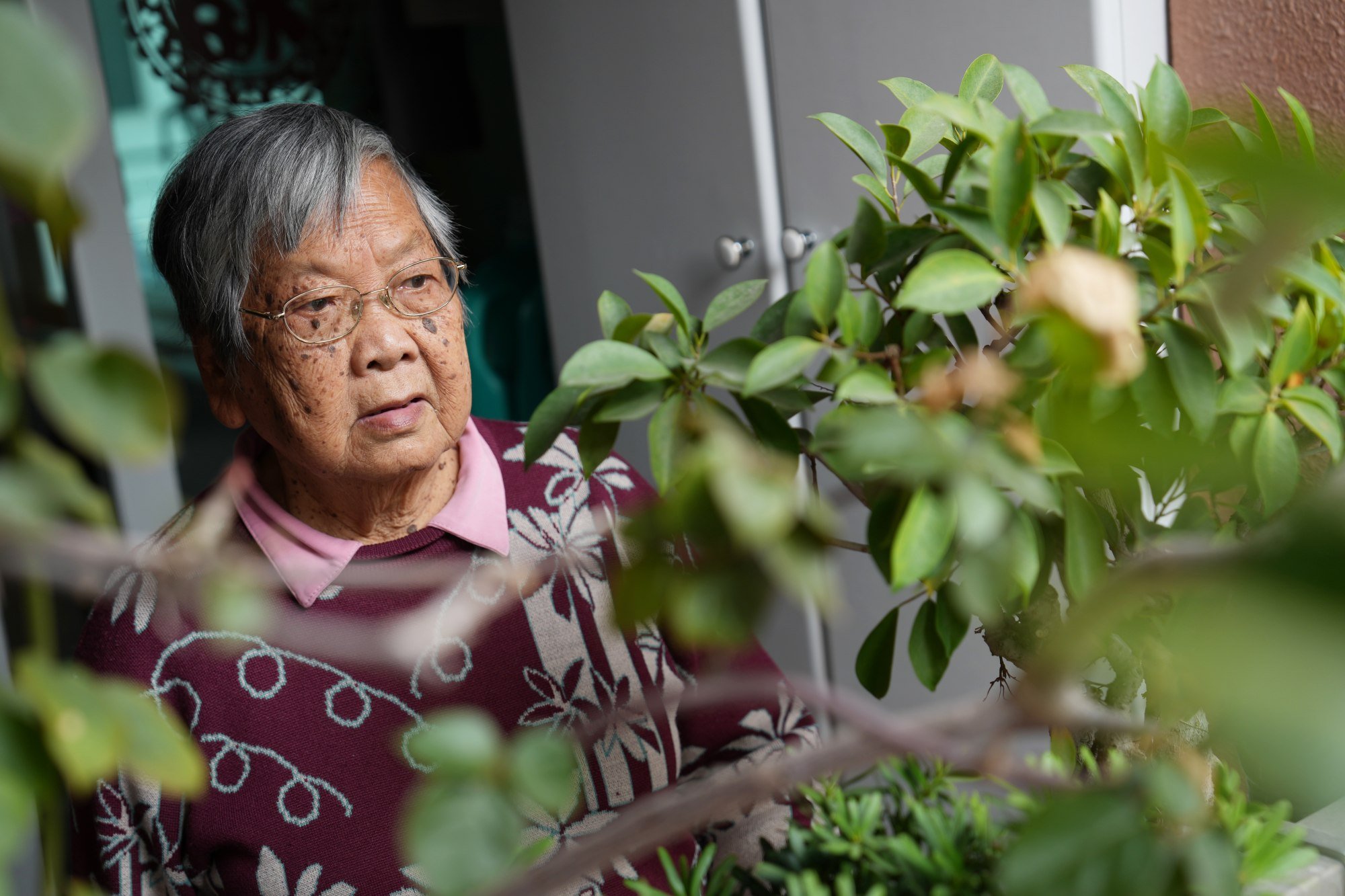 Fading out of sight: Hong Kong’s street hawkers are dwindling, ageing ...