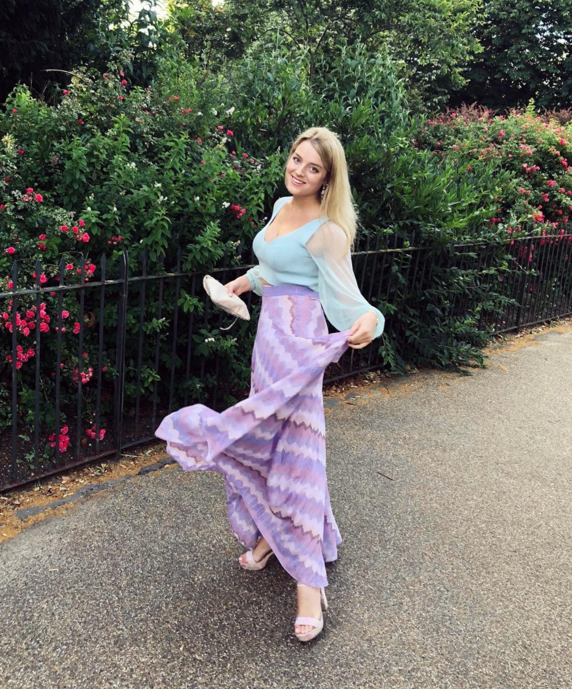 Who is Queen Elizabeth’s 28-year-old art expert cousin, Flora ...