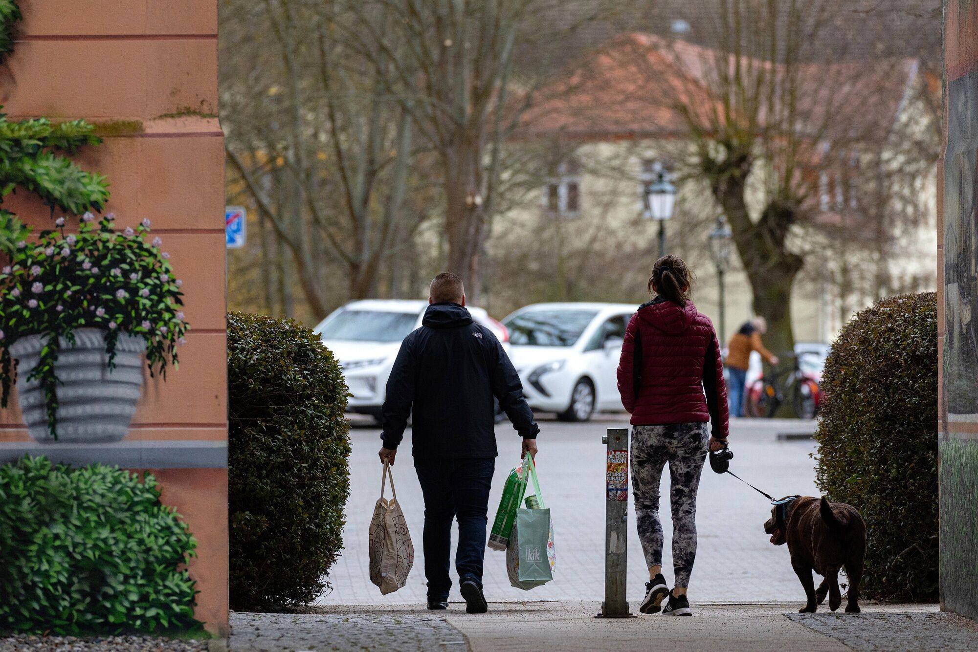 Cash-loving Germans fret over exploding ATMs amid cross-border crime ...