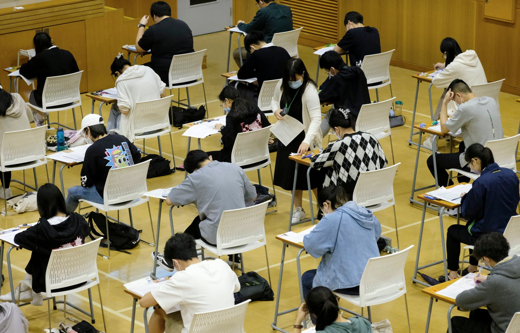 ‘Bittersweet’ ending: 44,000 DSE pupils take last ever liberal studies ...