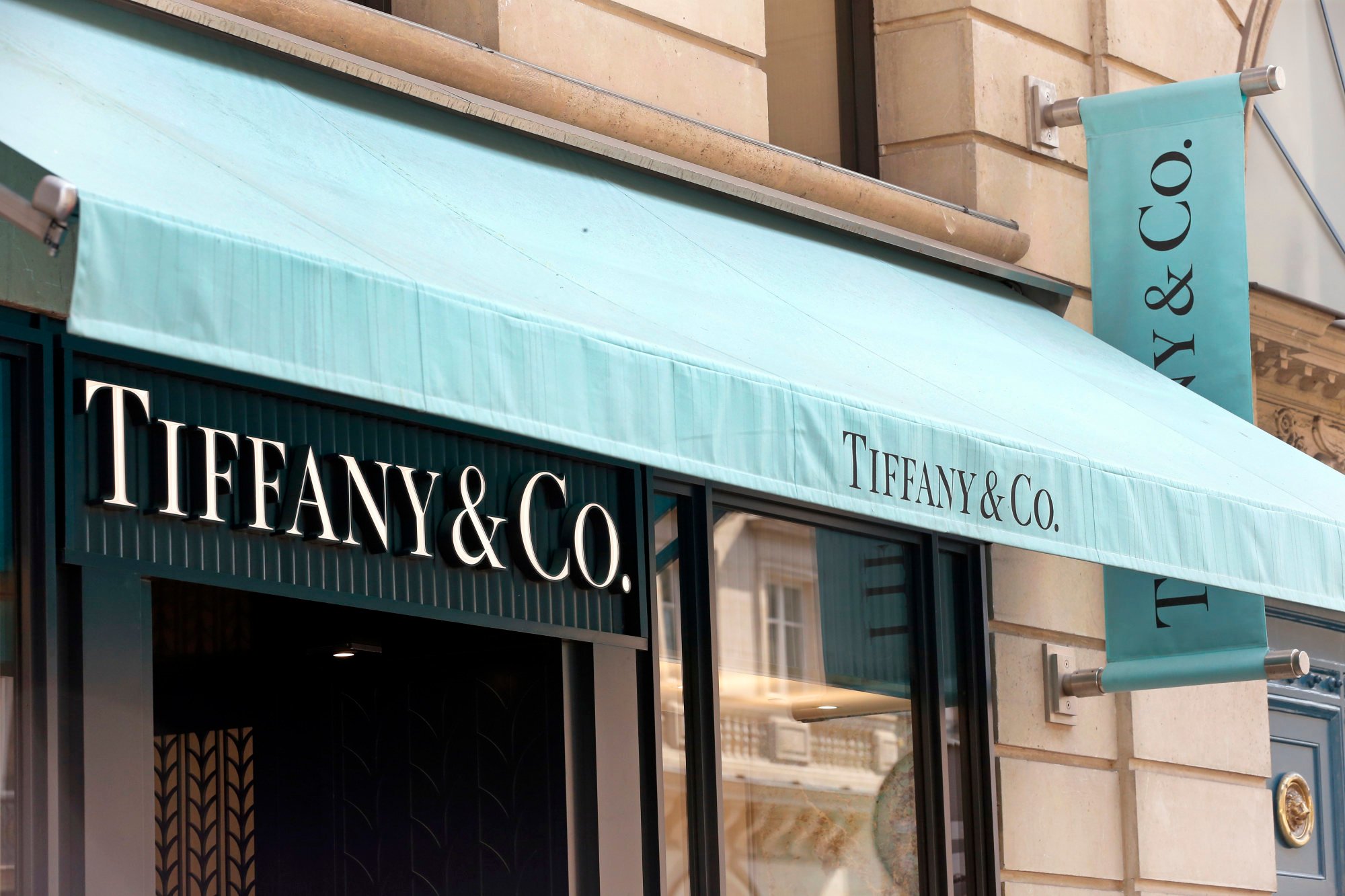 Inside the rise of Bernard Arnault, LVMH boss and the world’s richest ...