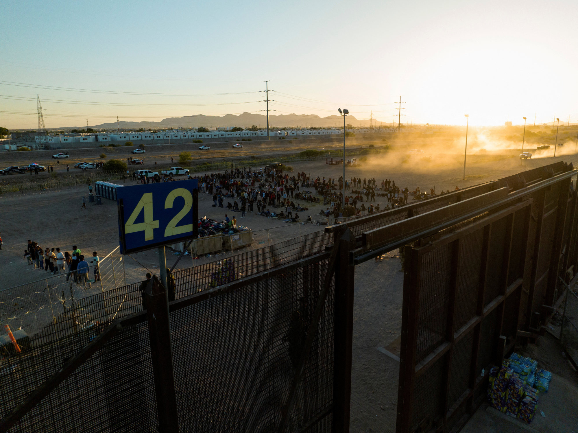 Uncertainty at US-Mexico border as Title 42 ends, new asylum rules ...