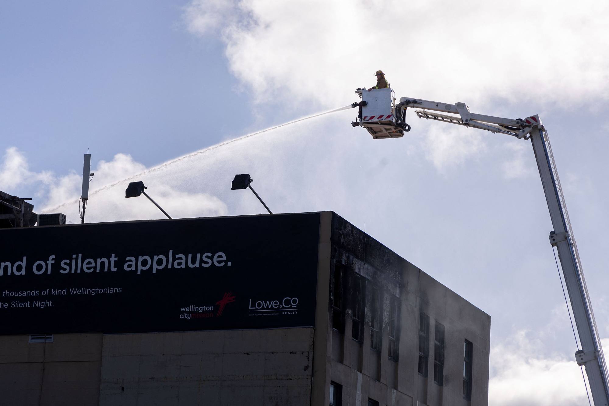 Fire rips through New Zealand hostel, killing 6 in ‘horrific’ tragedy ...