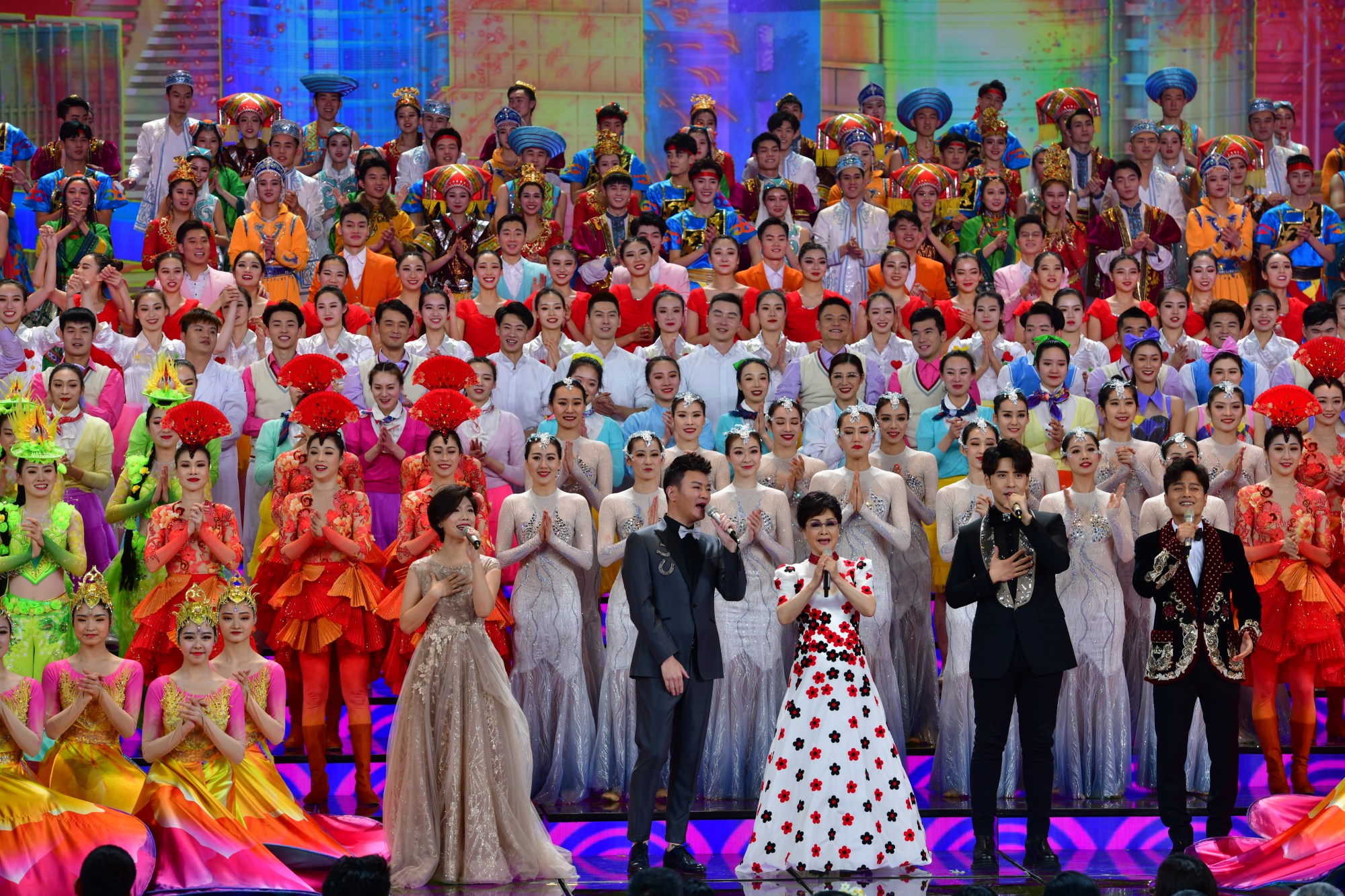 Likened to Teresa Teng and Faye Wong, 42-year-old singer proves it’s ...