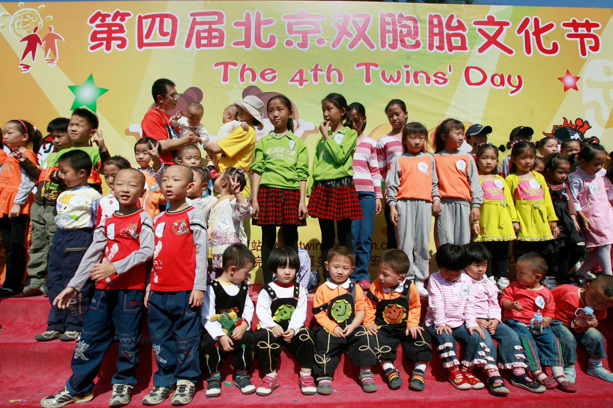 3 generations, 4 sets of twins: Chinese family goes viral for ‘winning ...