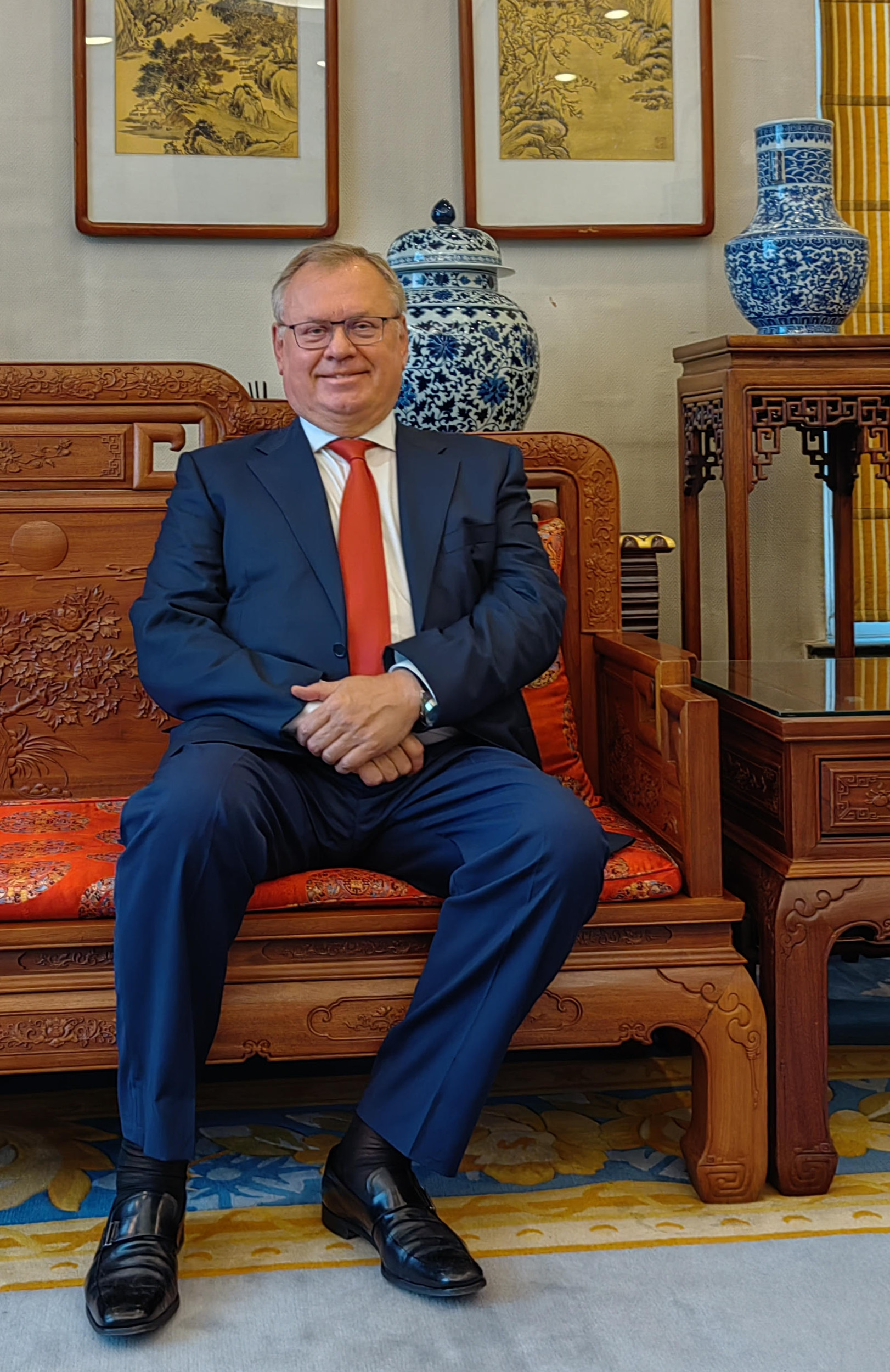 US-sanctioned Russian bank CEO hails yuan use while decrying US dollar ...
