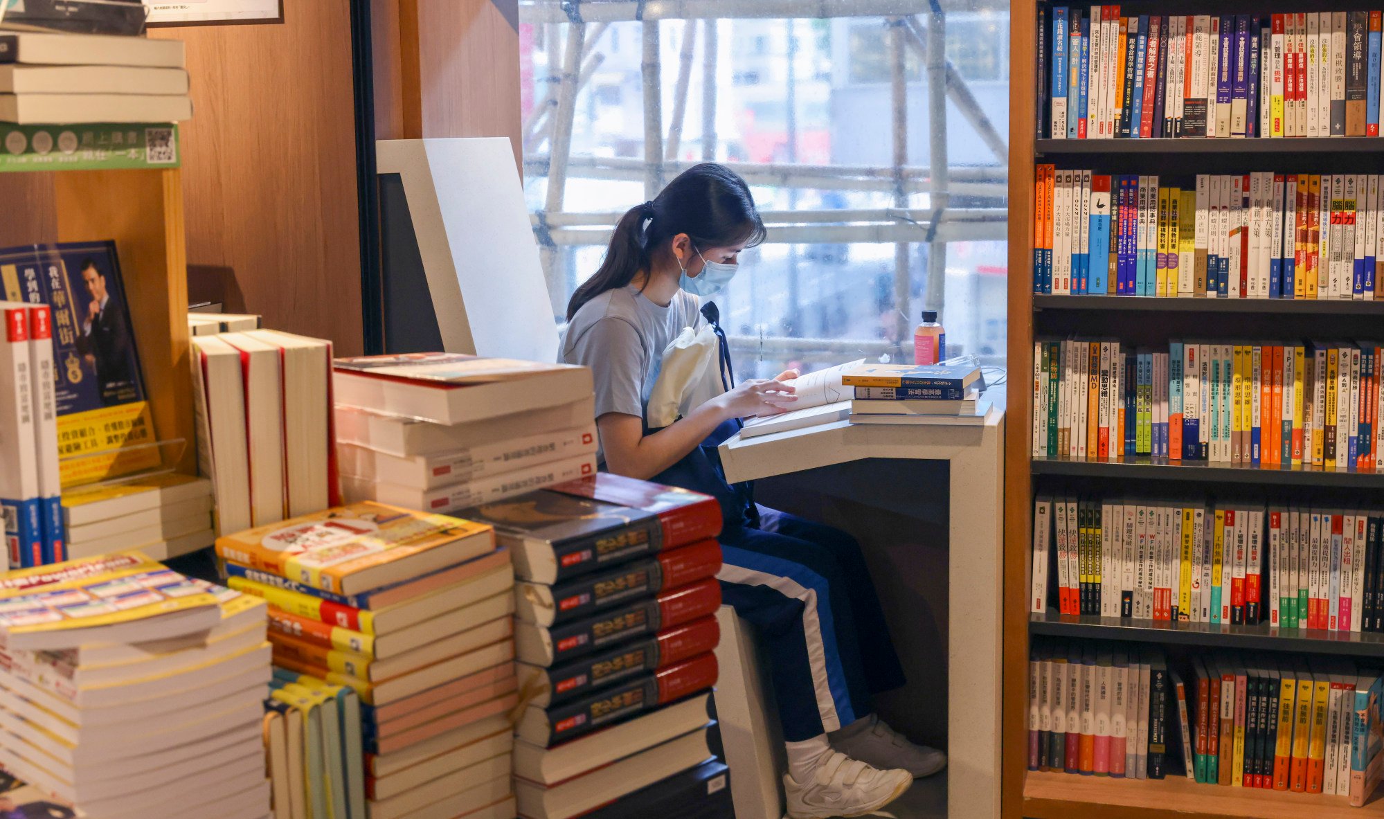 Hong Kong’s vanishing books: as public libraries clear shelves of ...