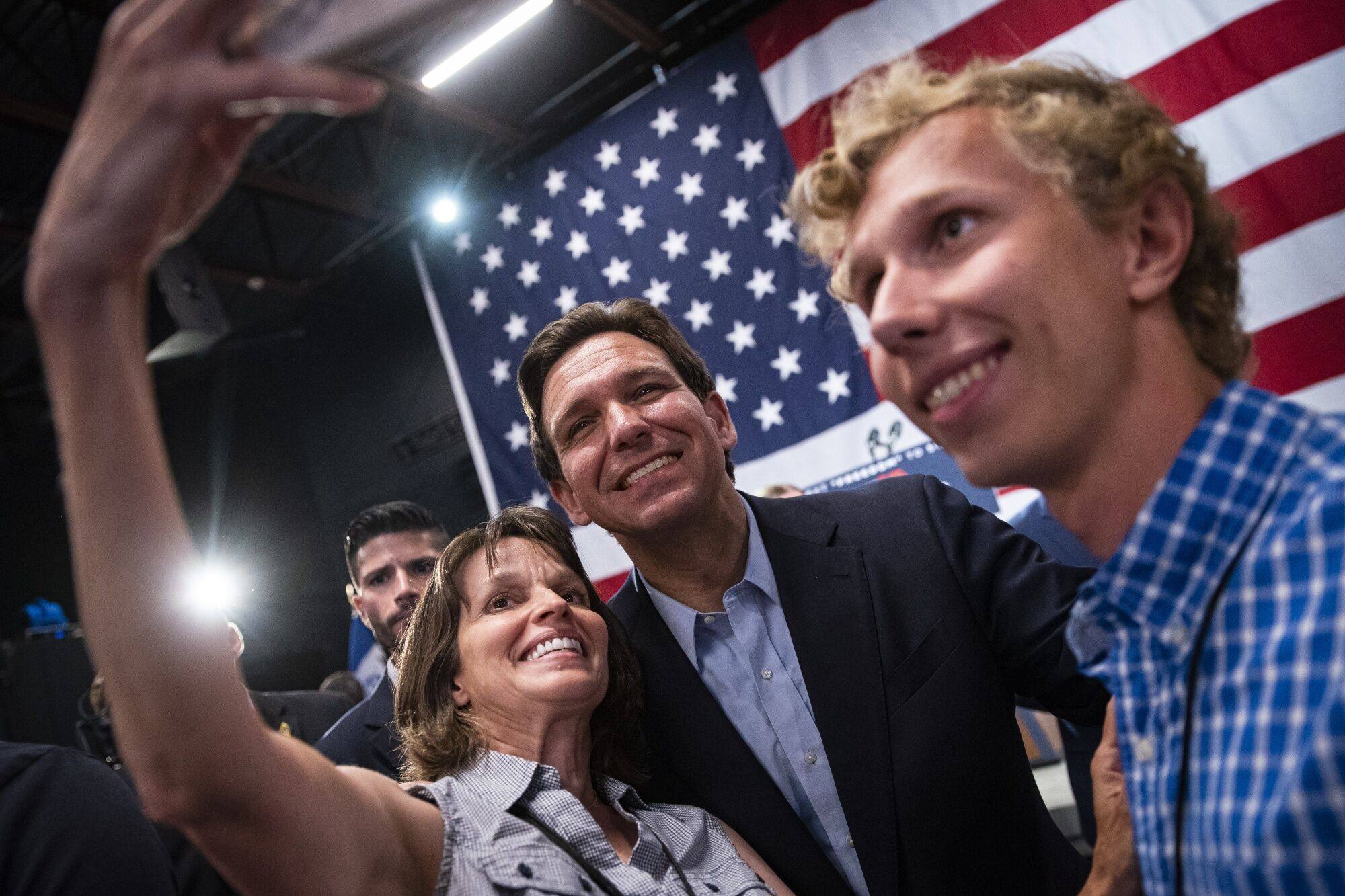 Ron DeSantis bashes Donald Trump as 2024 campaign swing begins in Iowa ...