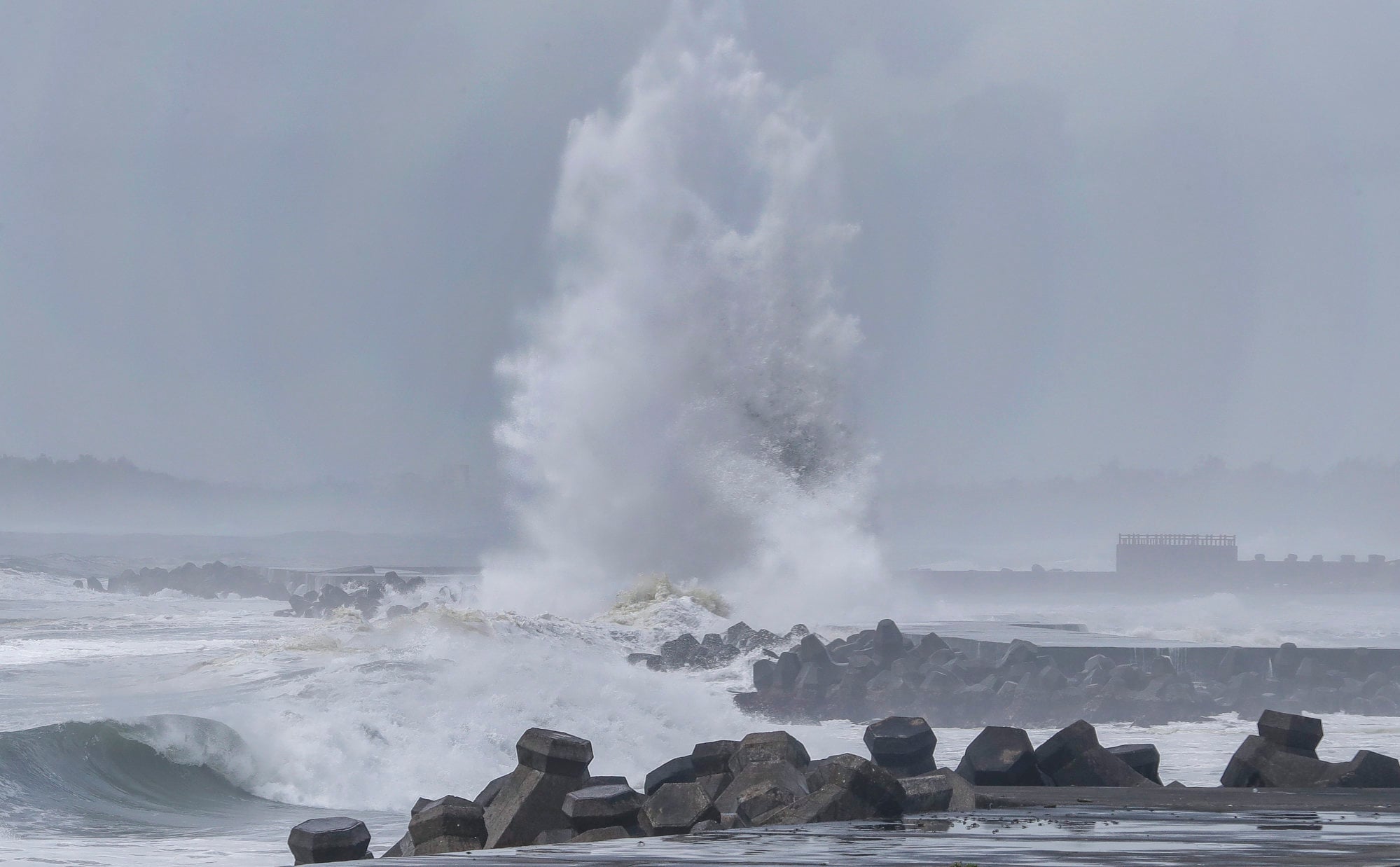 Why Typhoon Mawar is causing Hong Kong’s soaring temperatures, intense ...
