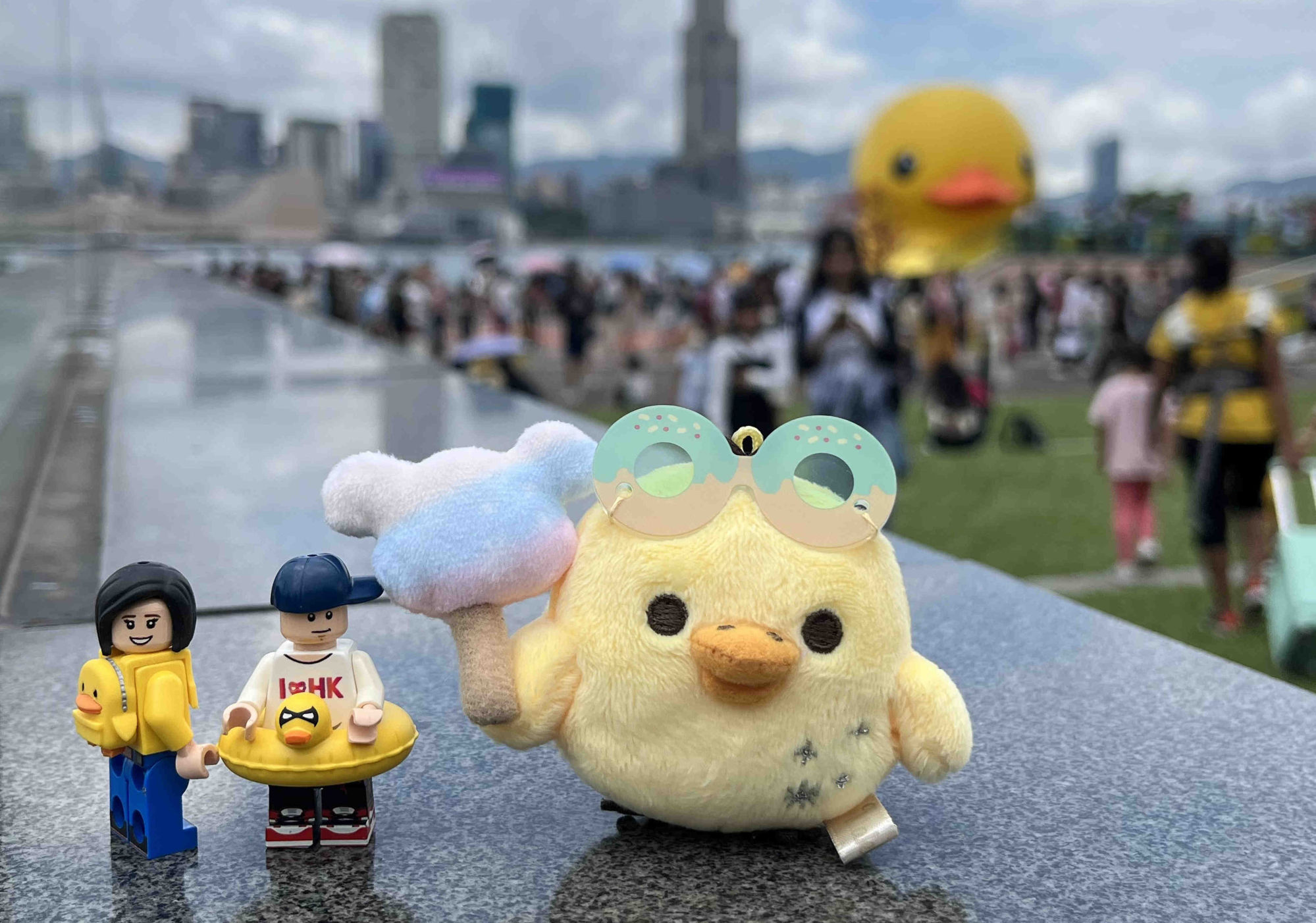 Hong Kong’s swooning duck ready to return to Victoria Harbour after ...