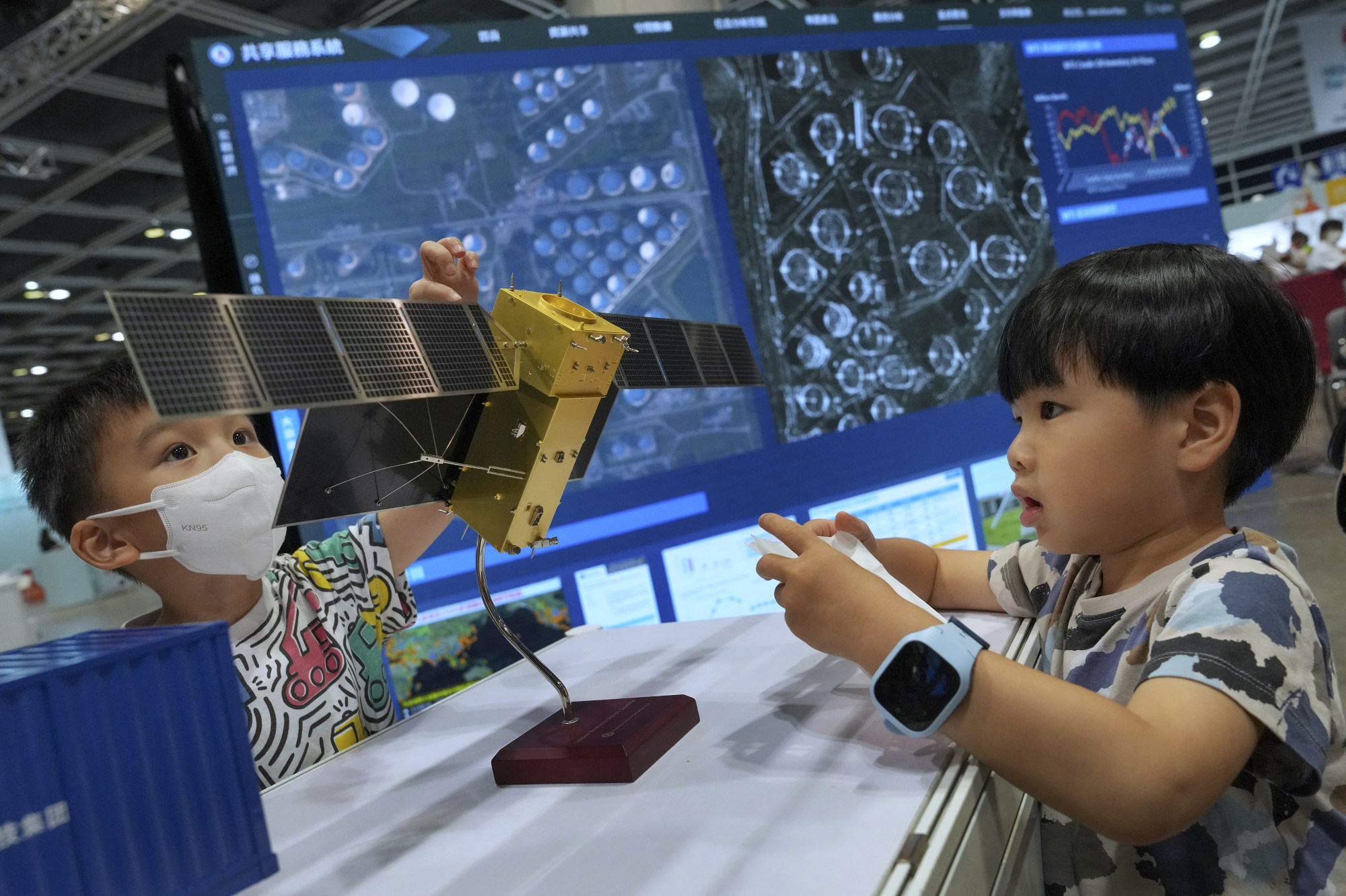 Hong Kong leader calls on technology and education sectors to cultivate ...