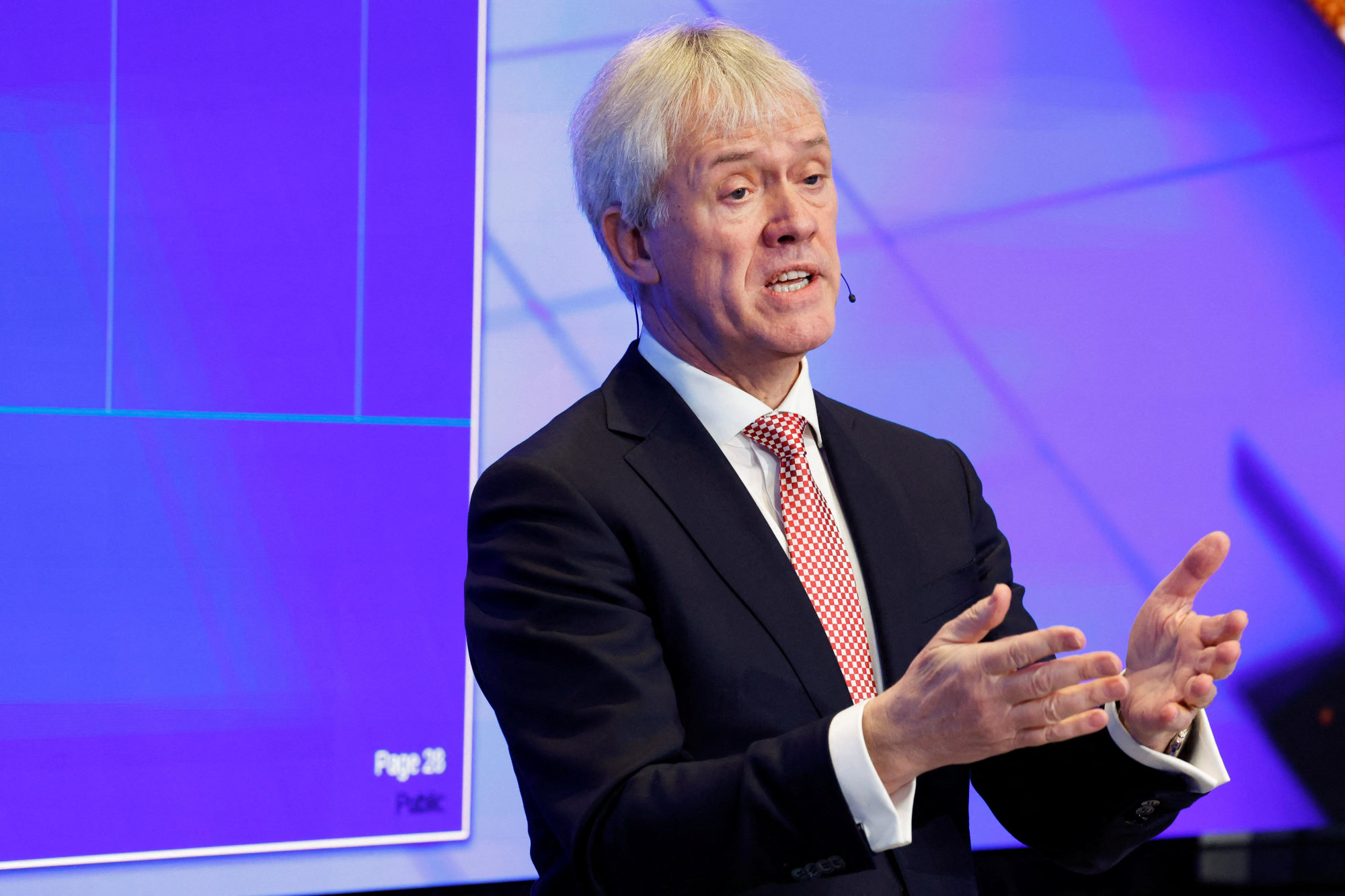 Tech war: Dutch chip equipment giant ASML buoyed by Chinese demand ...