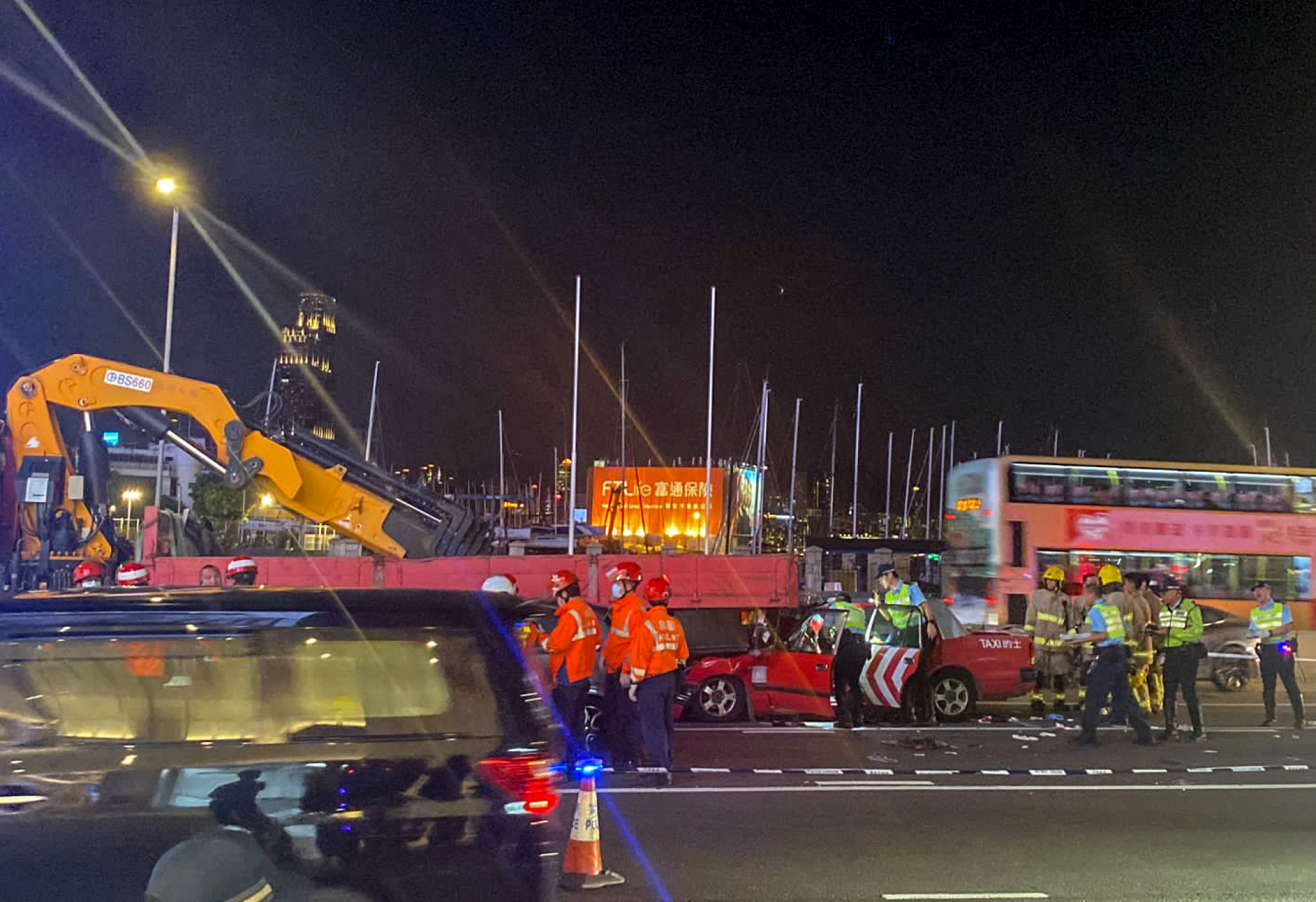 Hong Kong taxi driver killed, 4 passengers believed to be tourists hurt ... Hong Kong taxi driver killed, 4 passengers believed to be tourists hurt ...