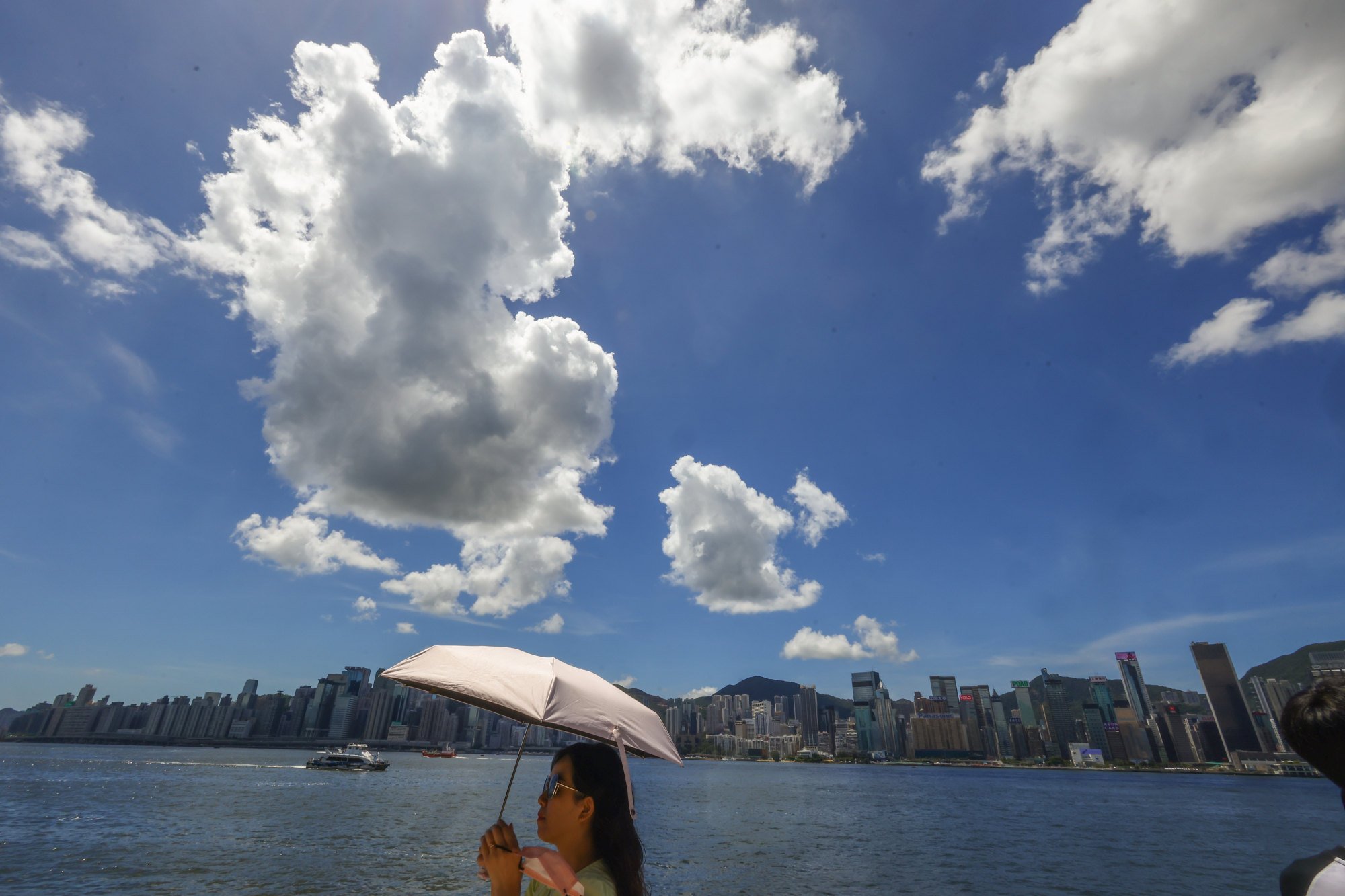 Hong Kong issues T1 signal as Super Typhoon Doksuri nears city, warning ...