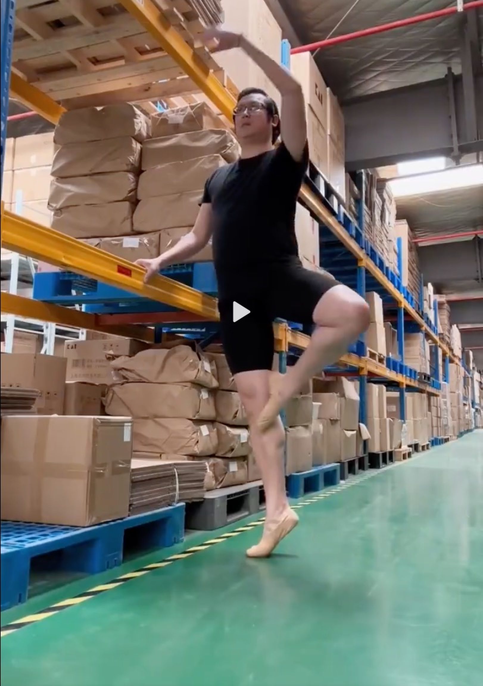 Chinese man, 40, resumes ballet 17 years after stopping, practising in ...