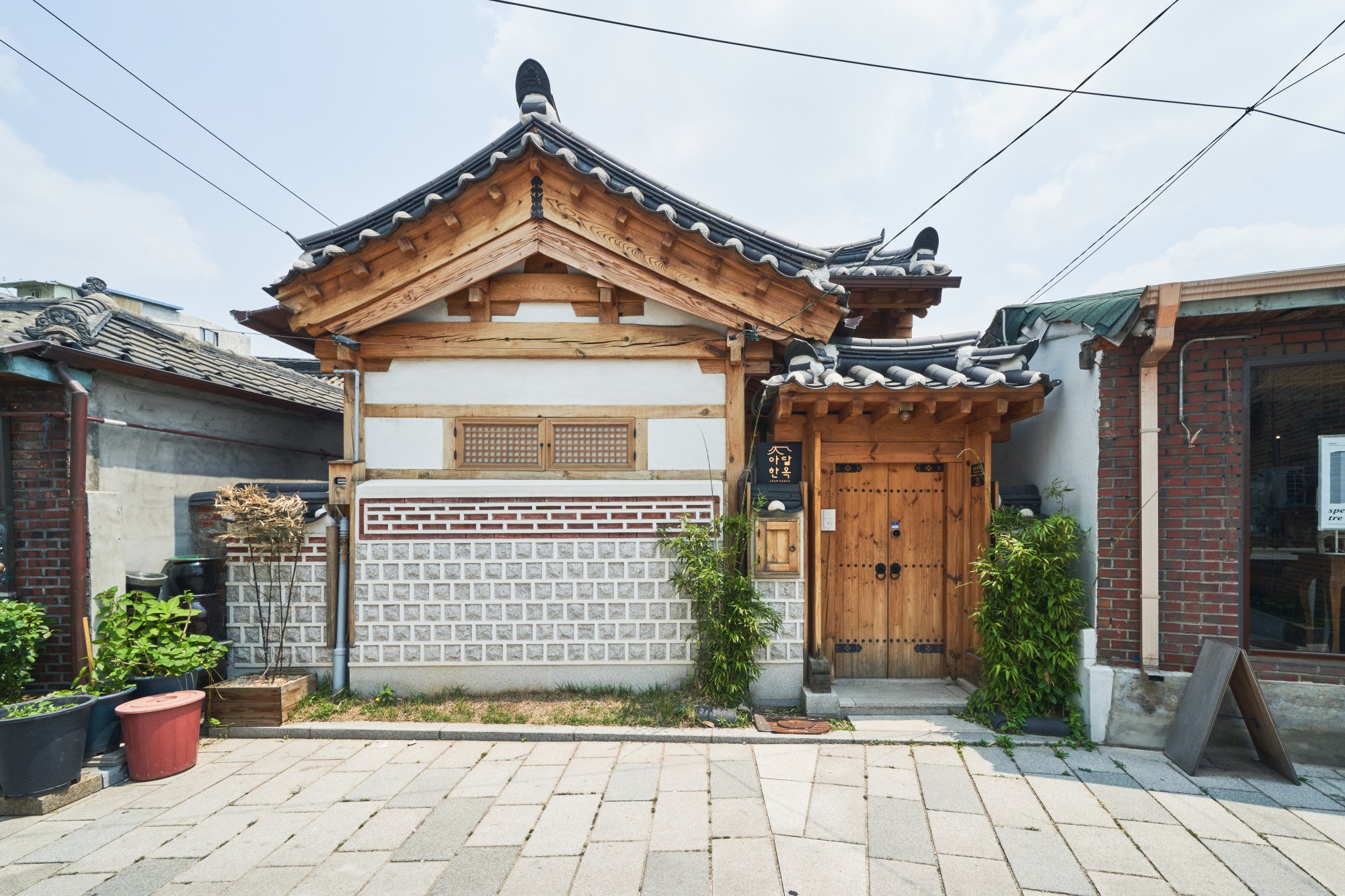 The Seoul area that’s like a historical K-drama set: Seochon mixes ...