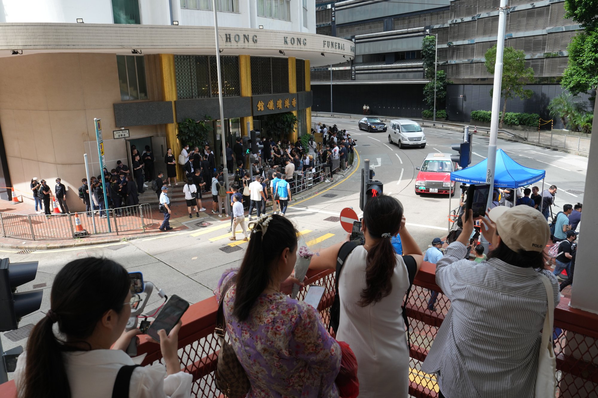 ‘Gone too soon’: tributes for Coco Lee as Hong Kong pop diva’s family ...