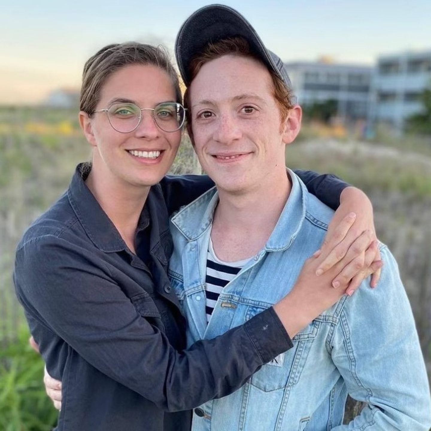 Meet Ariana Grande’s new boyfriend, SpongeBob SquarePants actor Ethan ...