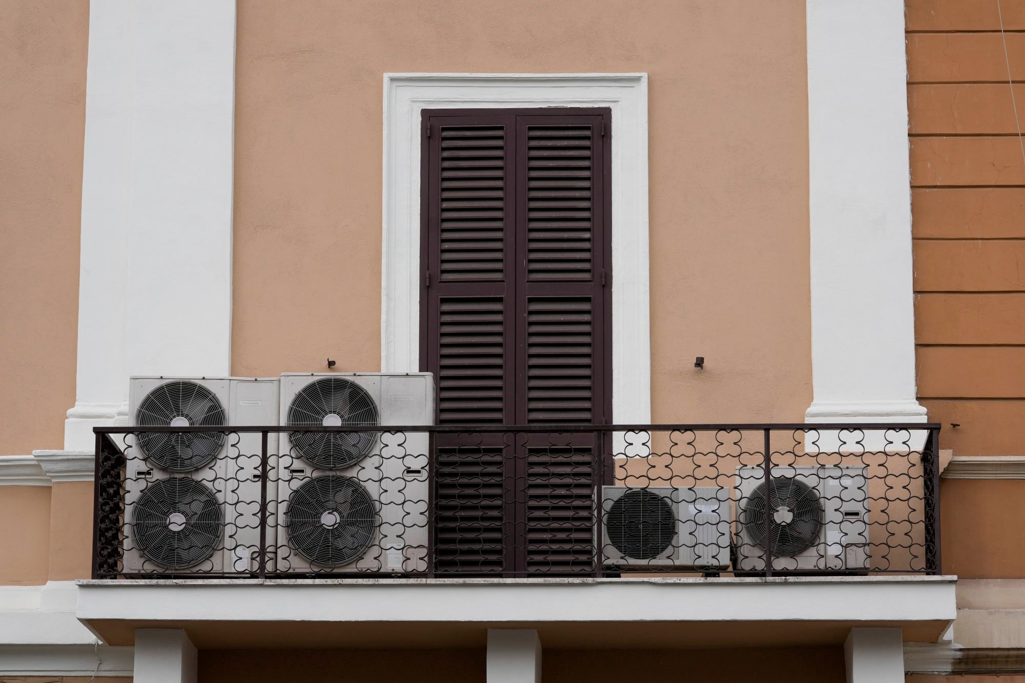 Europeans slowly warm to air conditioning as climate change heats ...