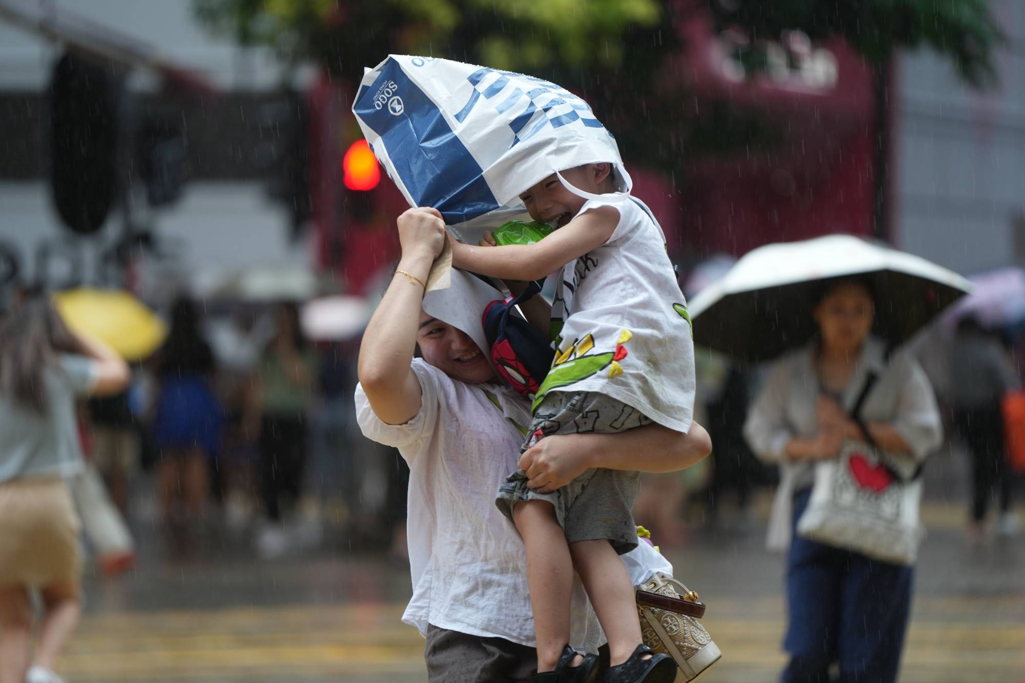Hong Kong expecting heavy showers and squally thunderstorms in coming ...