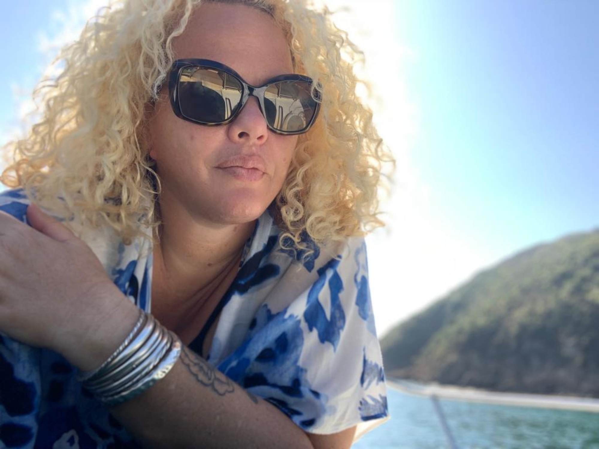 ‘I’m crying but I’m happy,’ says terminal cancer patient who views her ...