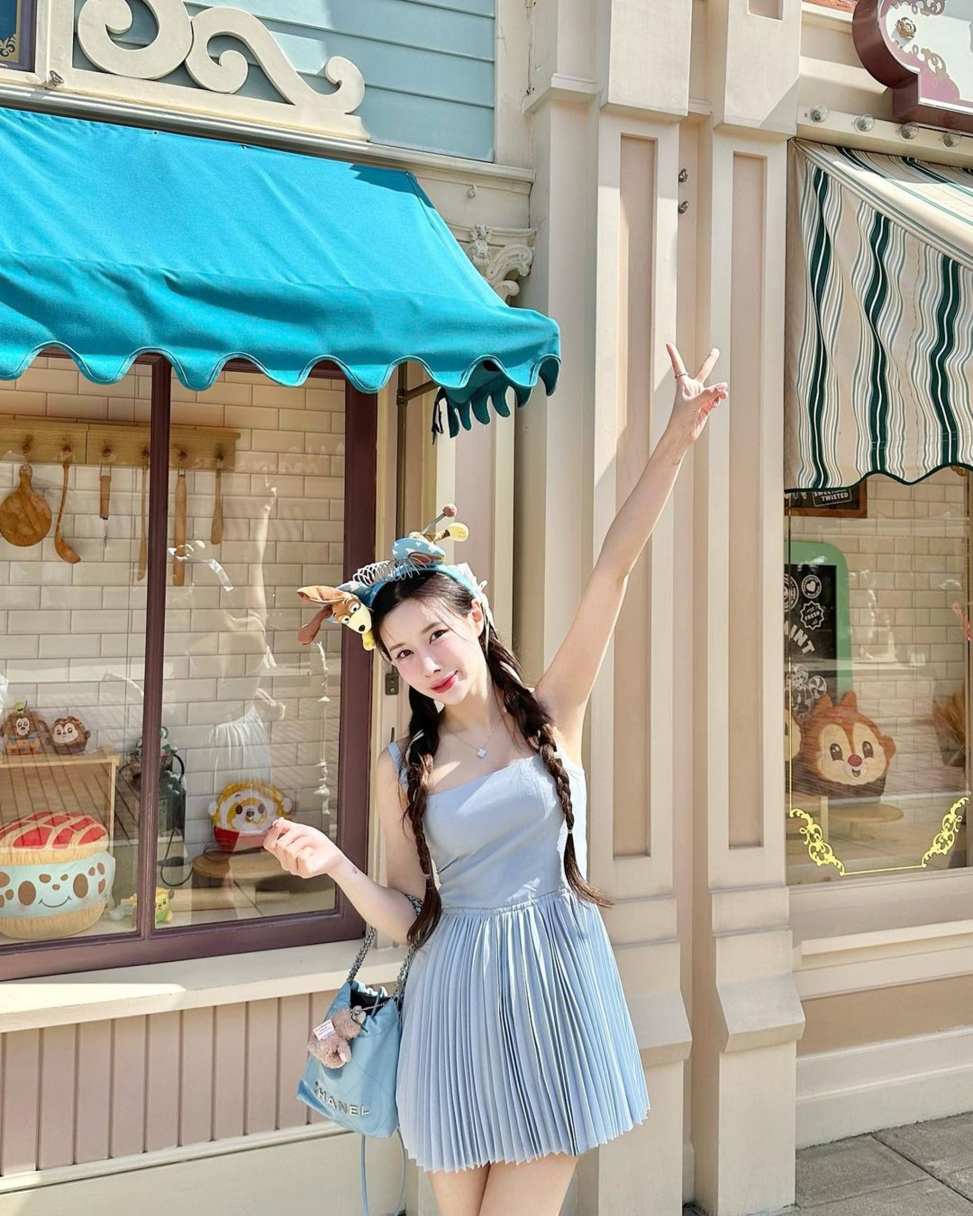 Get whimsical! Asian stars’ Disney headband-inspired fashion at Hong Kong Disneyland, from (G)I ...