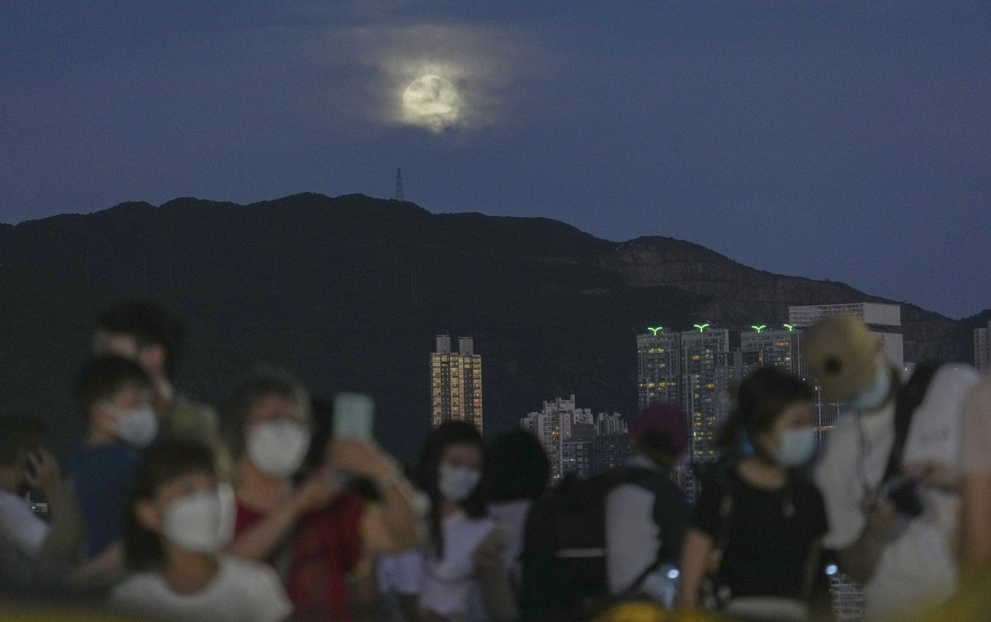 How and where to see the super blue moon on Thursday – and why they are ...