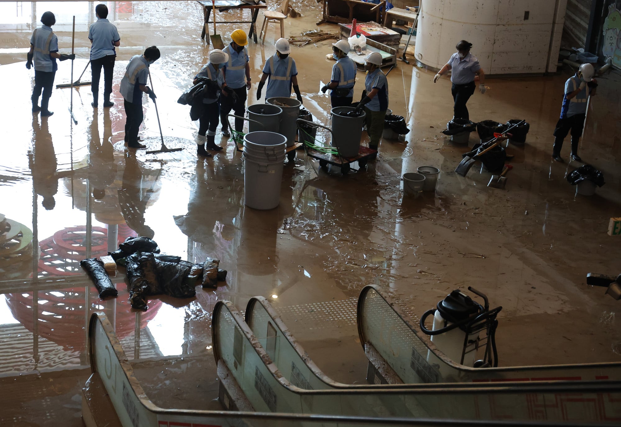 Hong Kong flood aftermath: retailers call for shopping centre operators ...