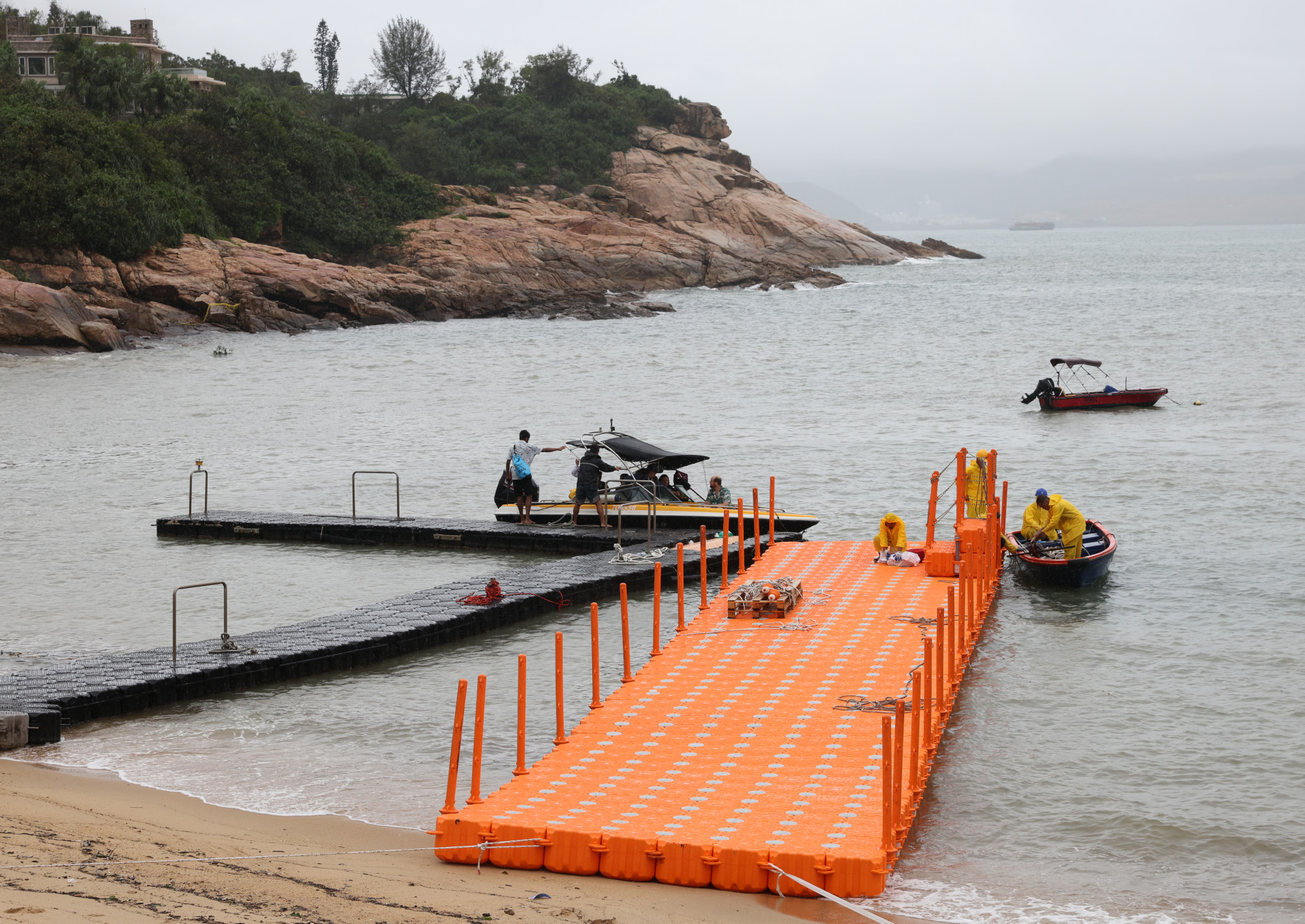 Hong Kong flood aftermath: Shek O returns to normality as lone road ... Hong Kong flood aftermath: Shek O returns to normality as lone road ...