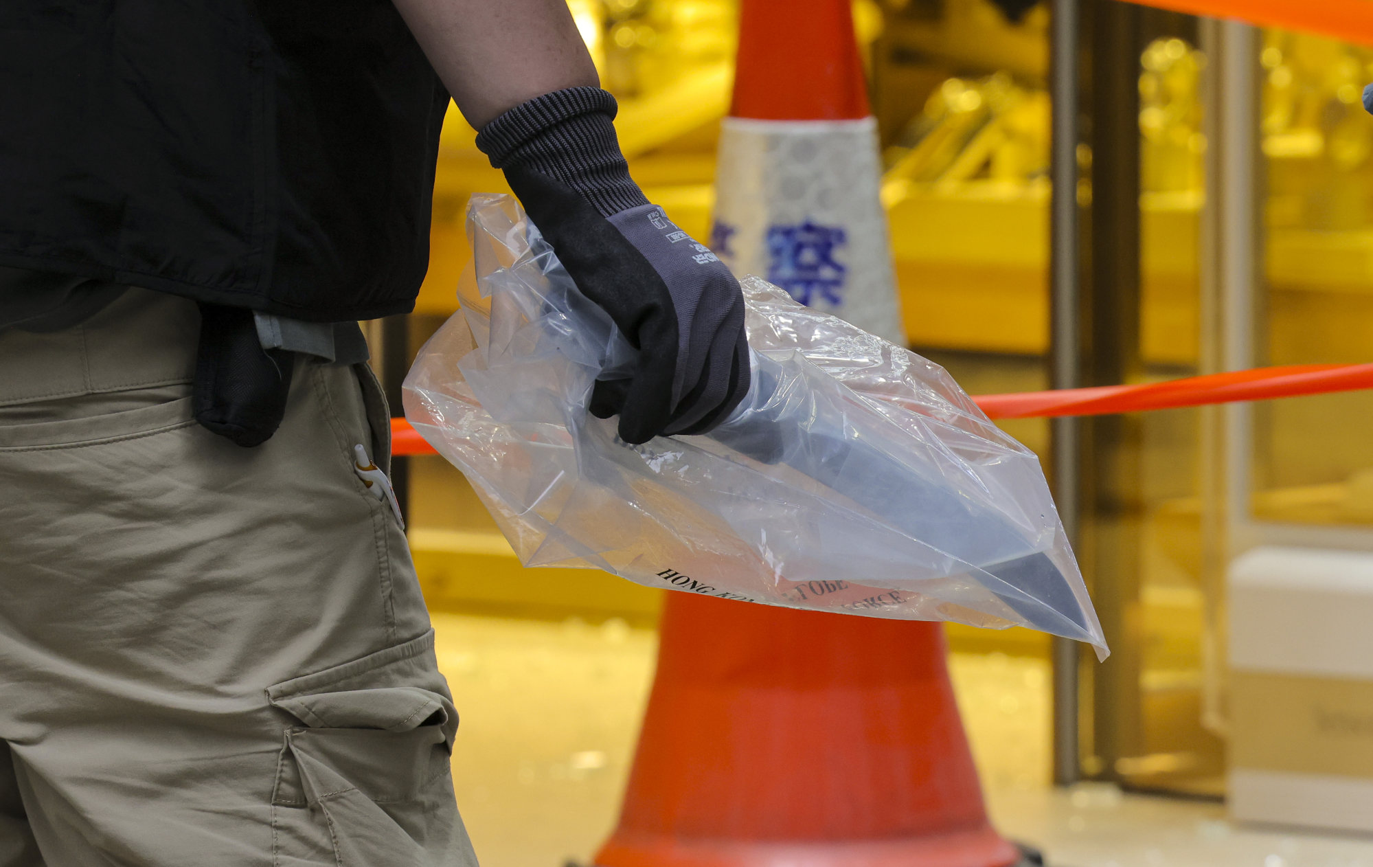 Hong Kong Police Arrest 17 Year Old In Connection With Hk 3 7 Million