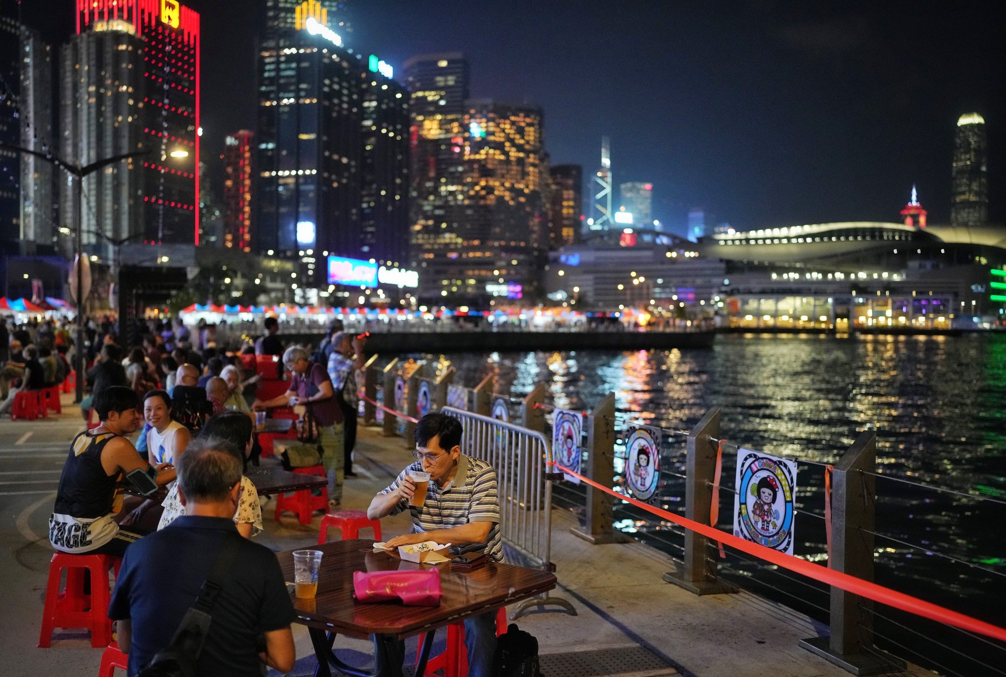 ‘Night Vibes Hong Kong’: hundreds flock to Wan Chai bazaar but power ...