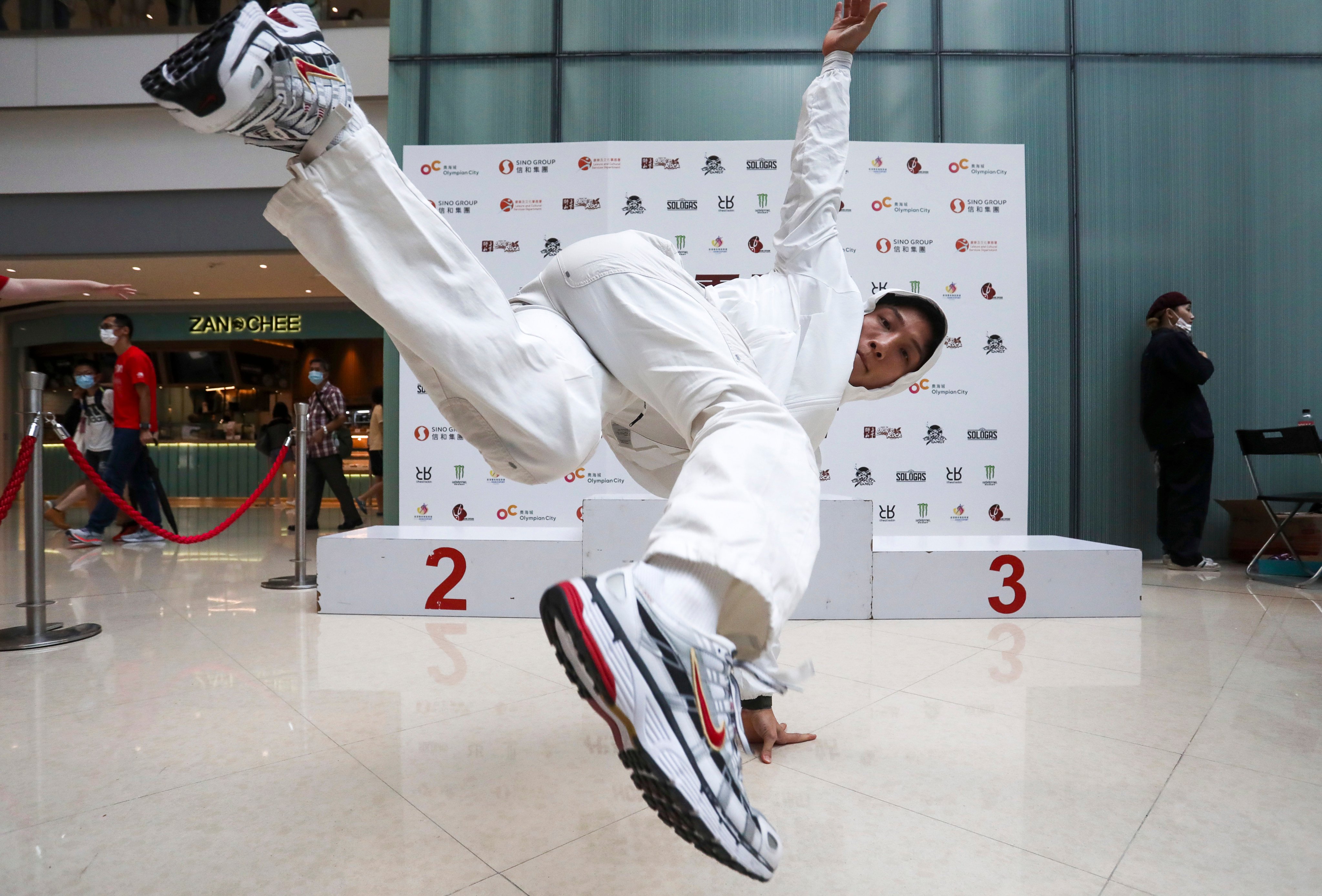 Breakdancing Freezes