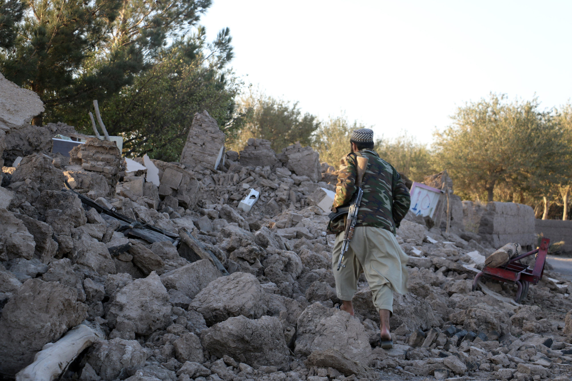 Afghanistan earthquakes: more than 2,400 dead, at least 2,000 injured ...