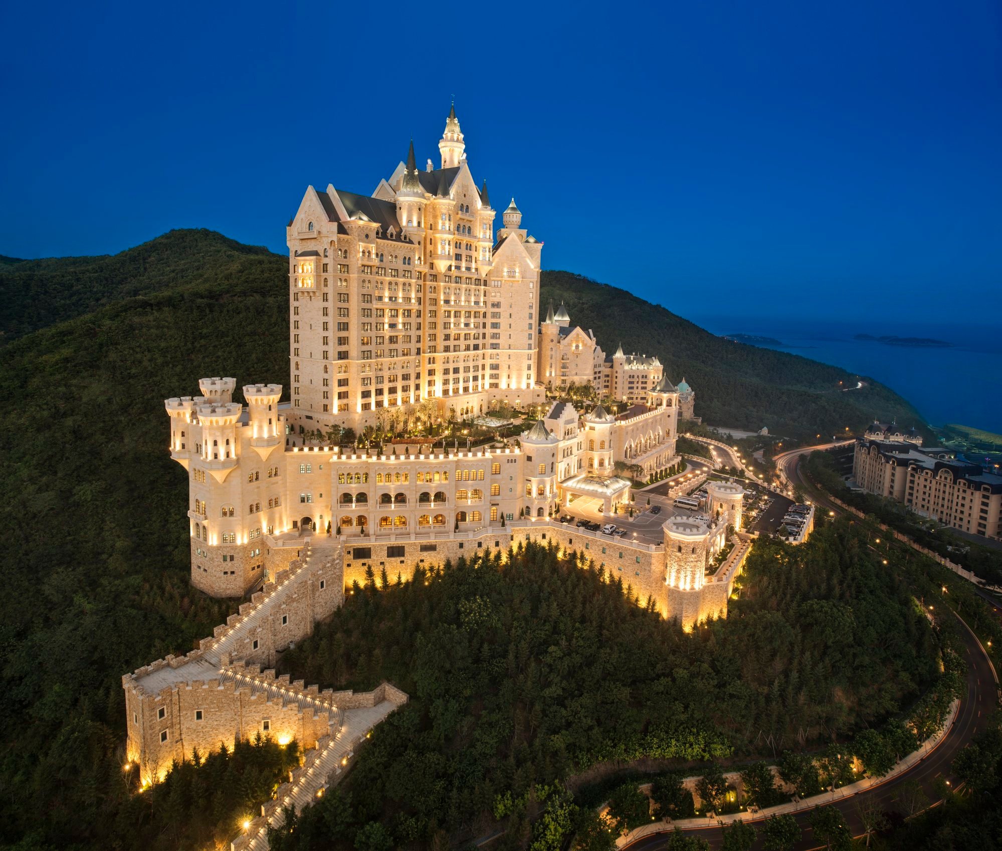 10 fairy tale castles you can stay at IRL to feel like a royal: from ...