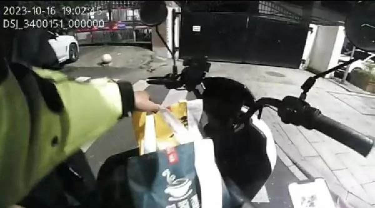 ‘Don’t worry, I’ll deliver it’: caring China police officer helps food ...