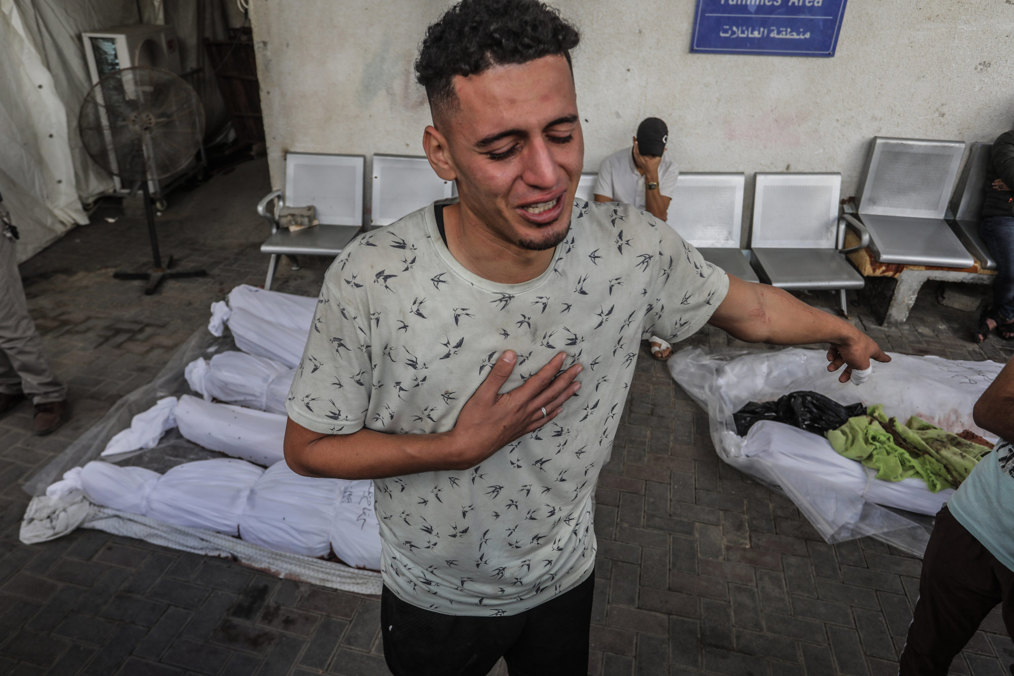 Fierce clashes in Gaza as Israel steps up ground war with tanks and ...