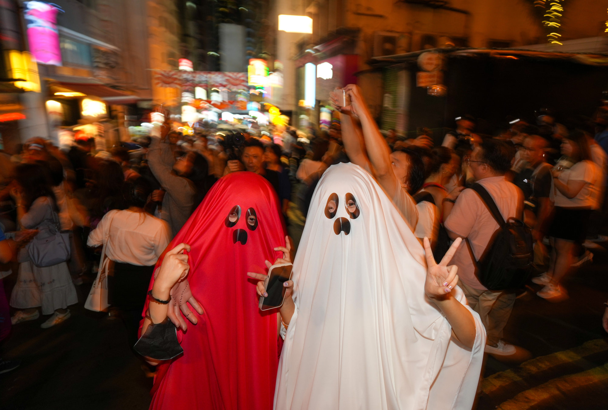 Fright night: tens of thousands flock to Hong Kong’s Lan Kwai Fong ...