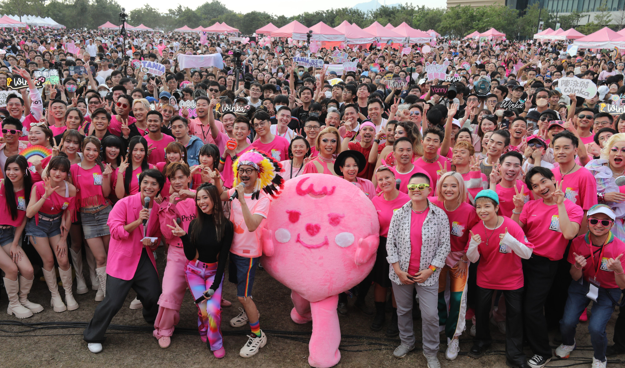 Crowds Flock To Hong Kong s Pink Dot To Celebrate The First Outdoor