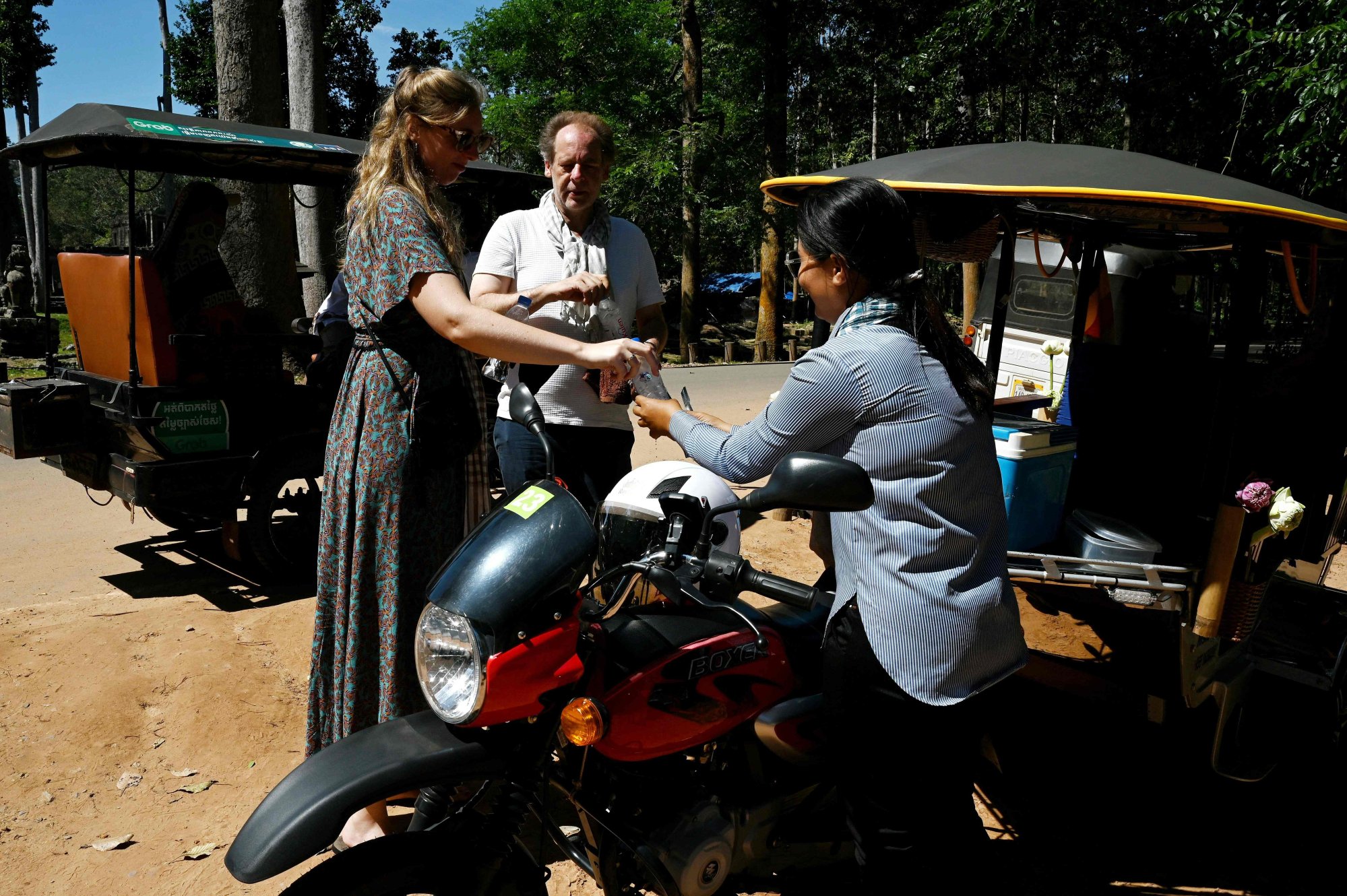 Cambodia’s ‘passionate’ women tuk-tuk drivers fight prejudice, one ride ...
