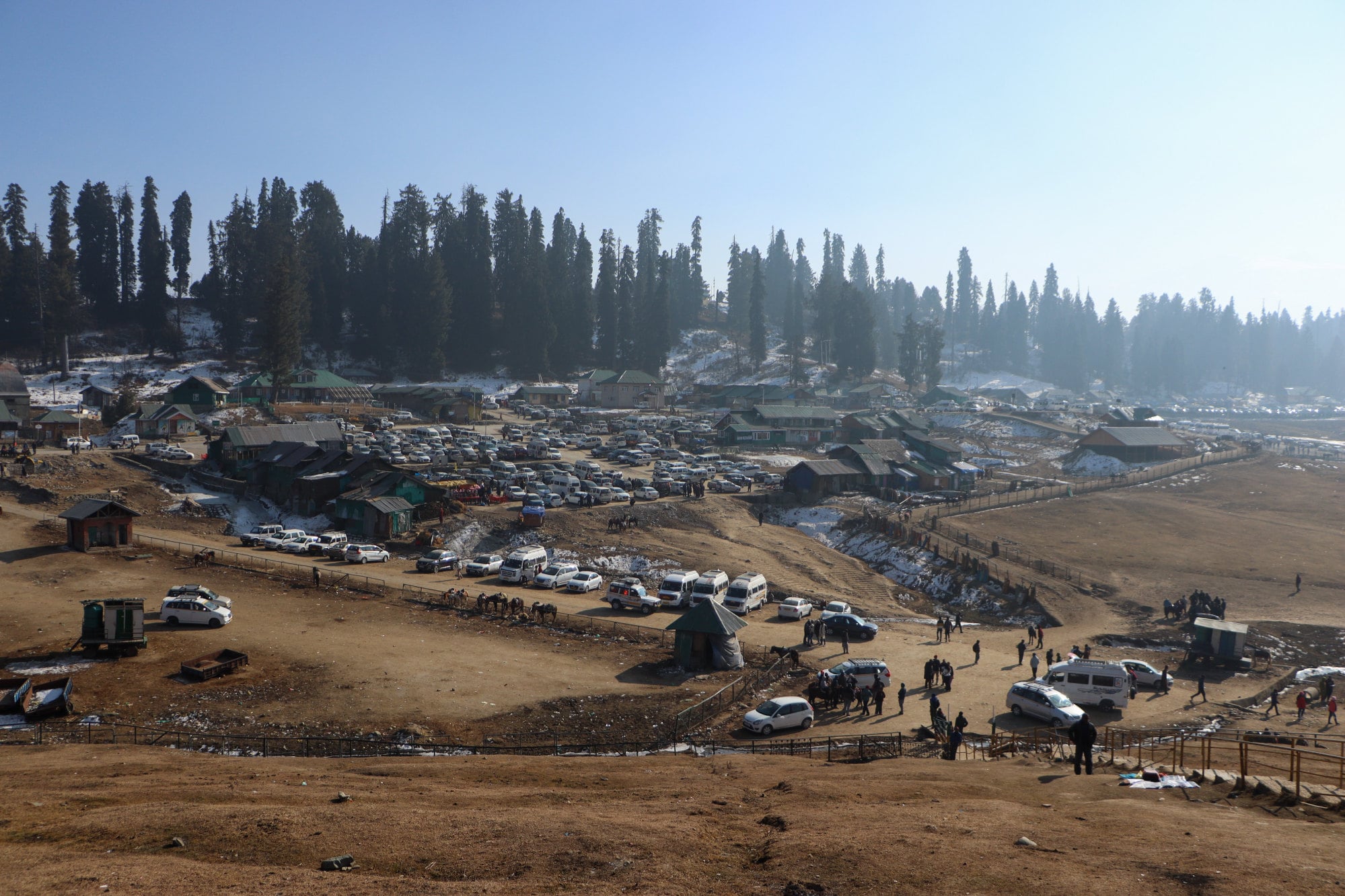 Indian ski town laments snowless winters as climate change threatens ...