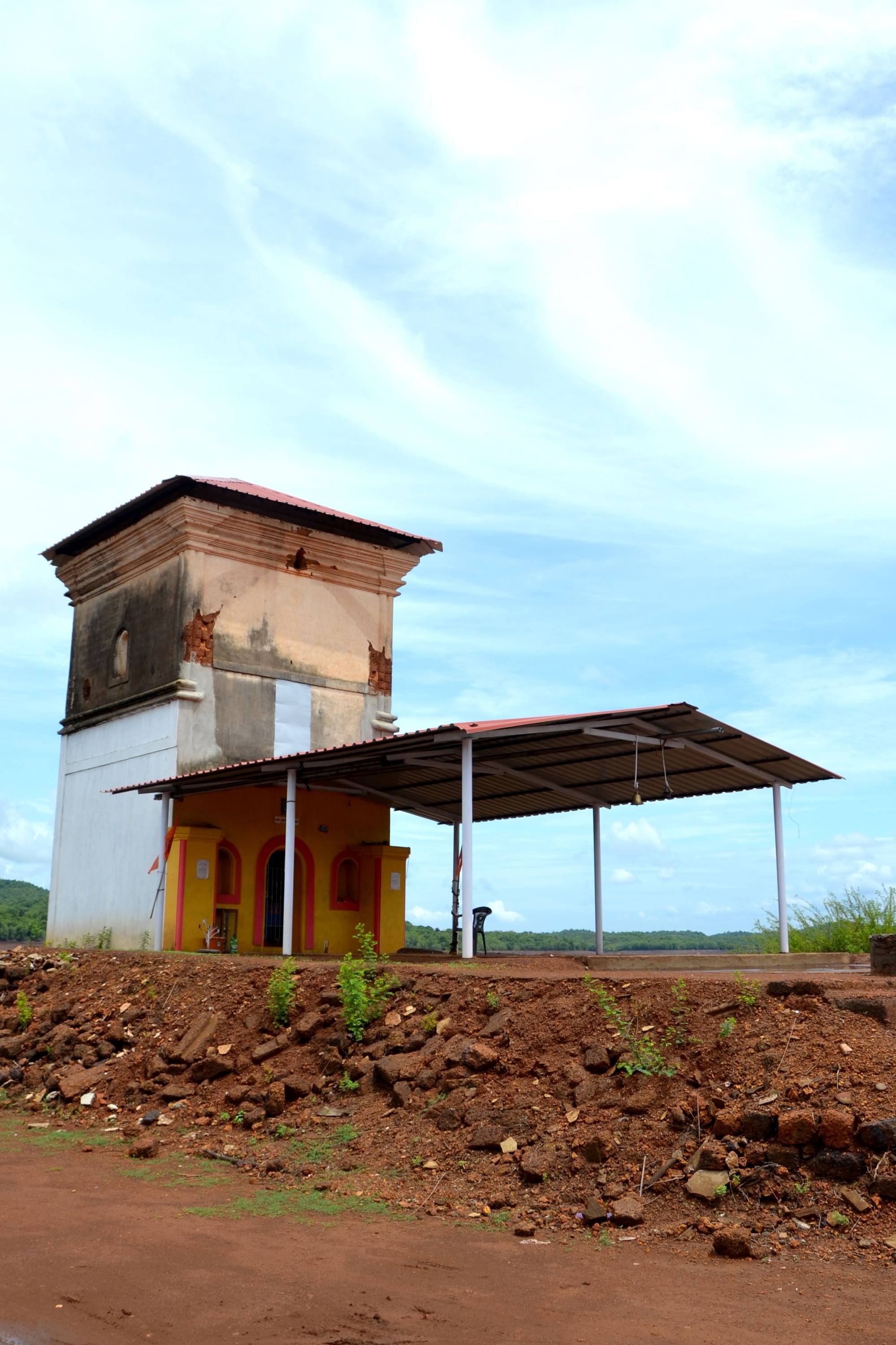 How a drowned village in India reappears each summer, to be flooded by ...