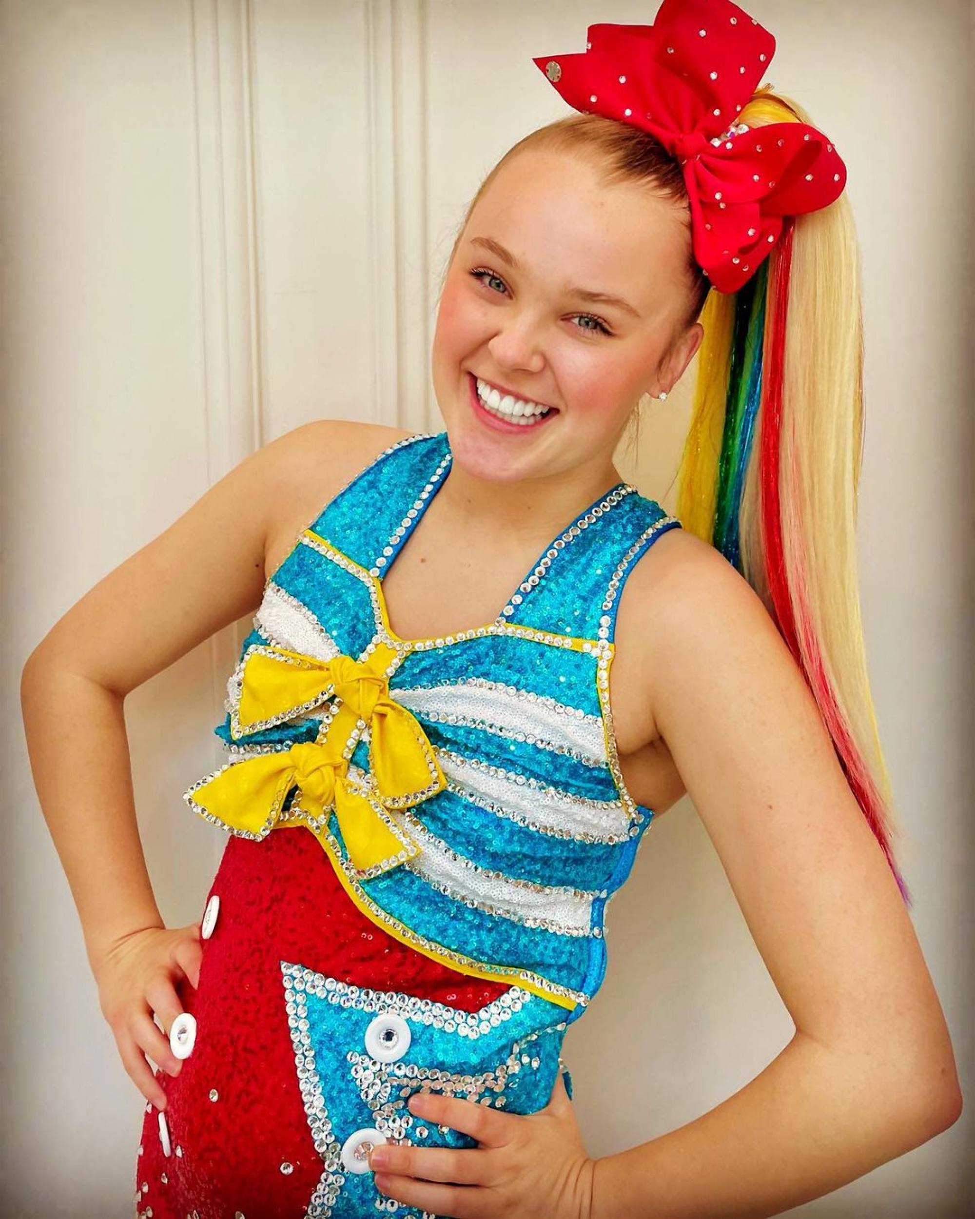 Who is JoJo Siwa and why is she so controversial? The ‘Karma’ singer ...