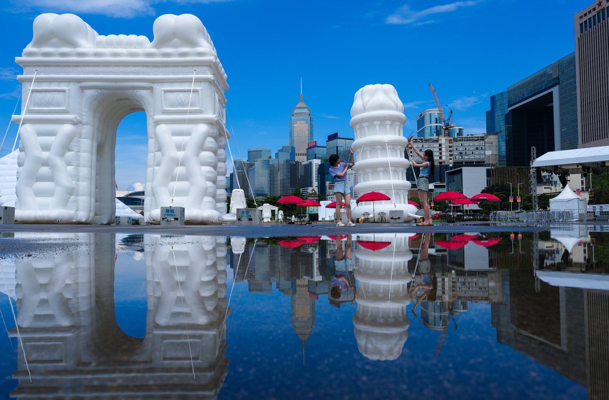 Inflatable replicas of world landmarks defended by Hong Kong art show ...