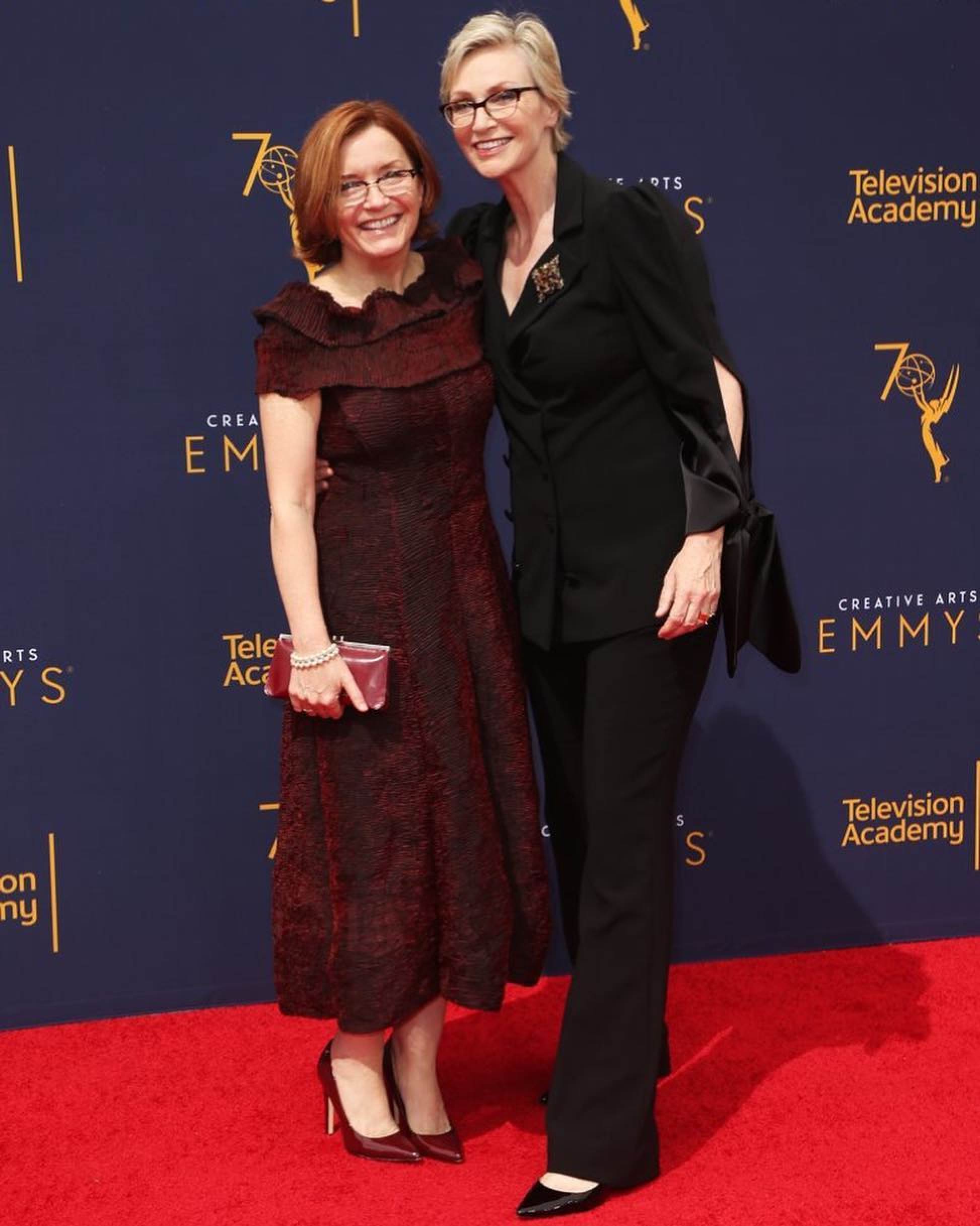 Who is Jane Lynch’s low-key screenwriter wife Jennifer Cheyne? The Glee ...