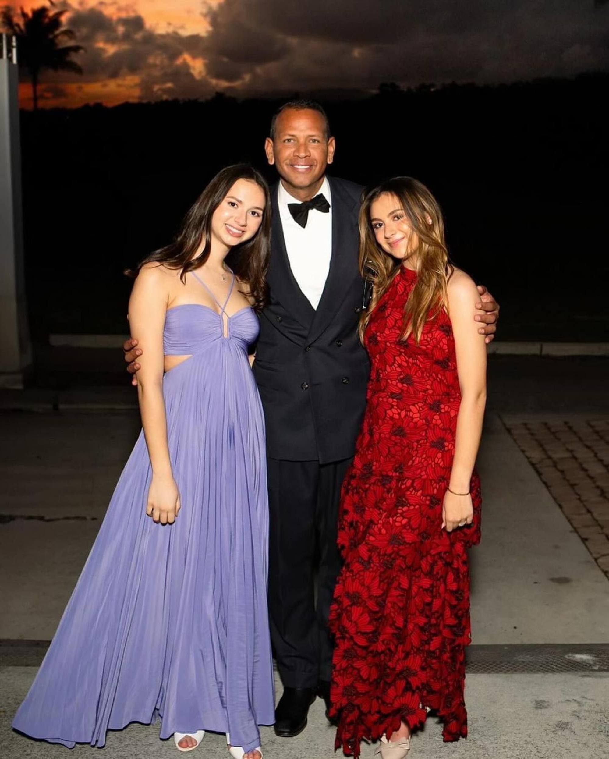 Colegio Alex Rodriguez FILE PHOTO** Jennifer Lopez And Alex Rodriguez